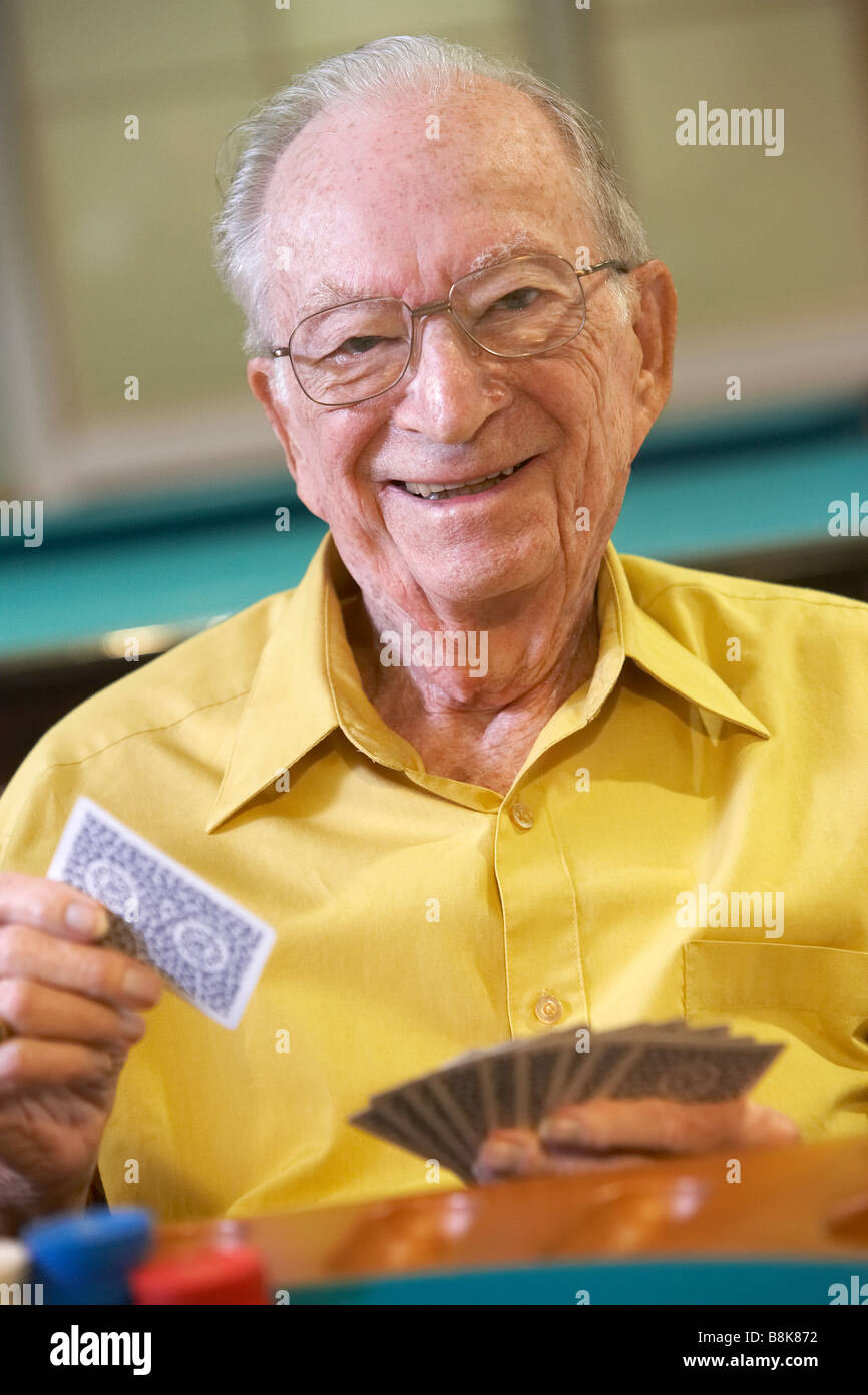 Hand cards bridge hi-res stock photography and images - Alamy