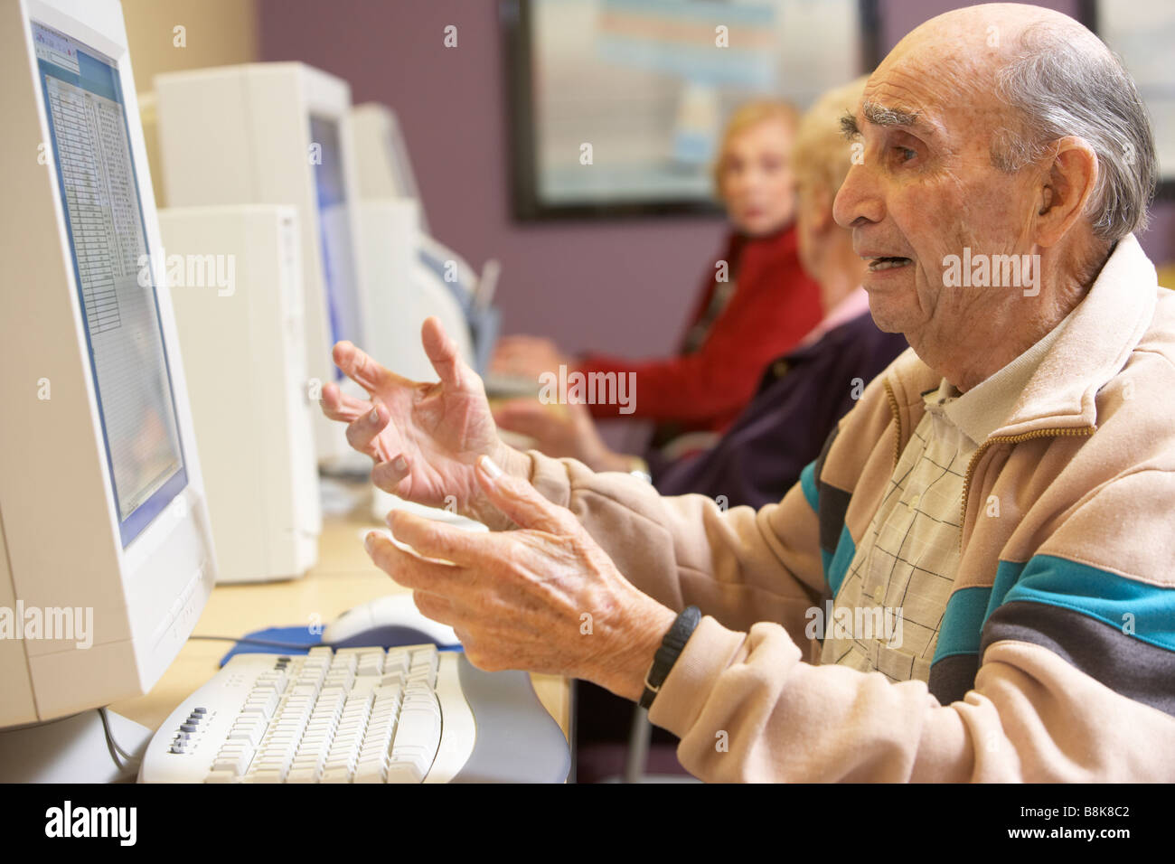 Elderly computer frustration hi-res stock photography and images - Alamy