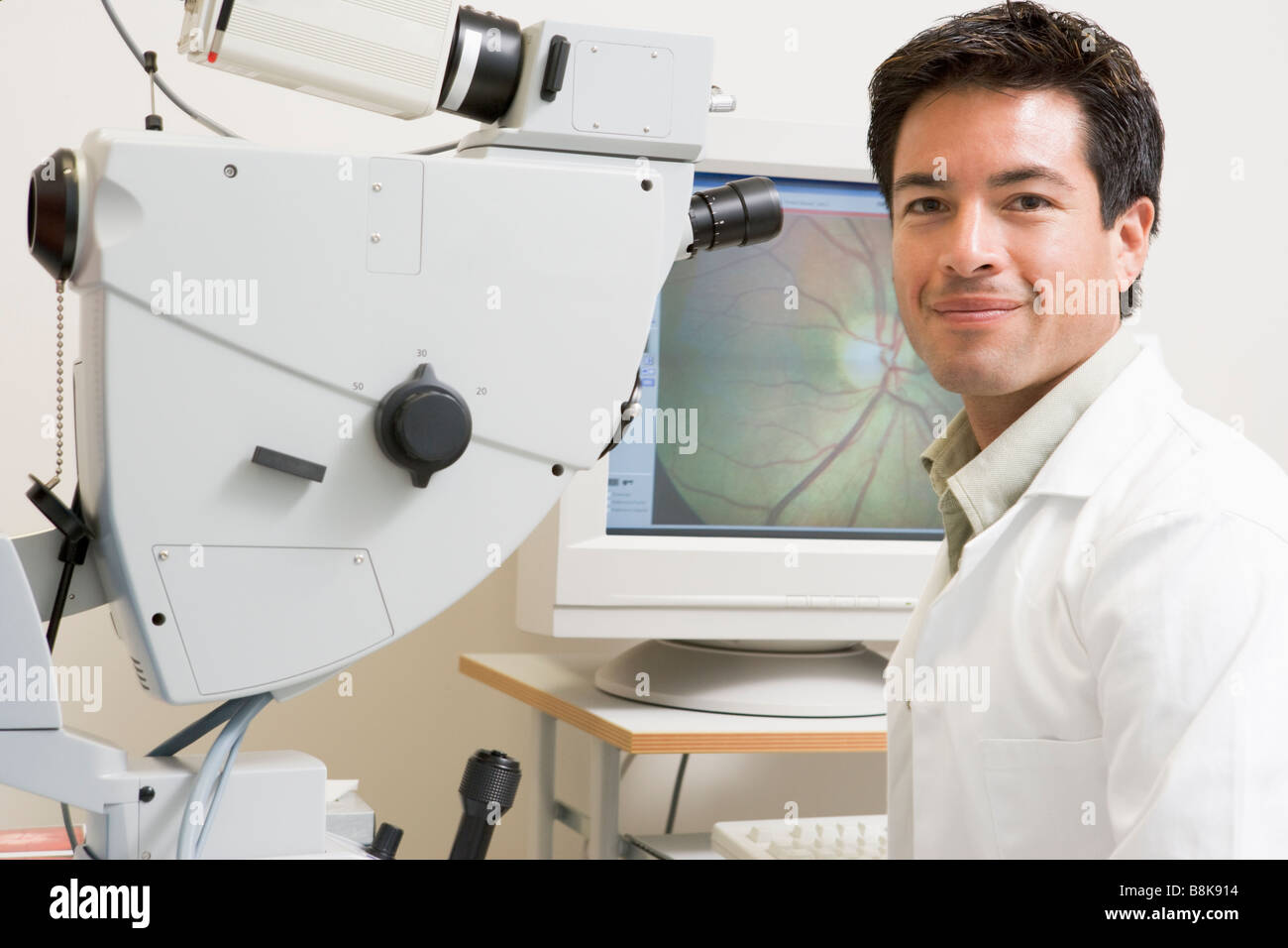Glaucoma testing hi-res stock photography and images - Alamy