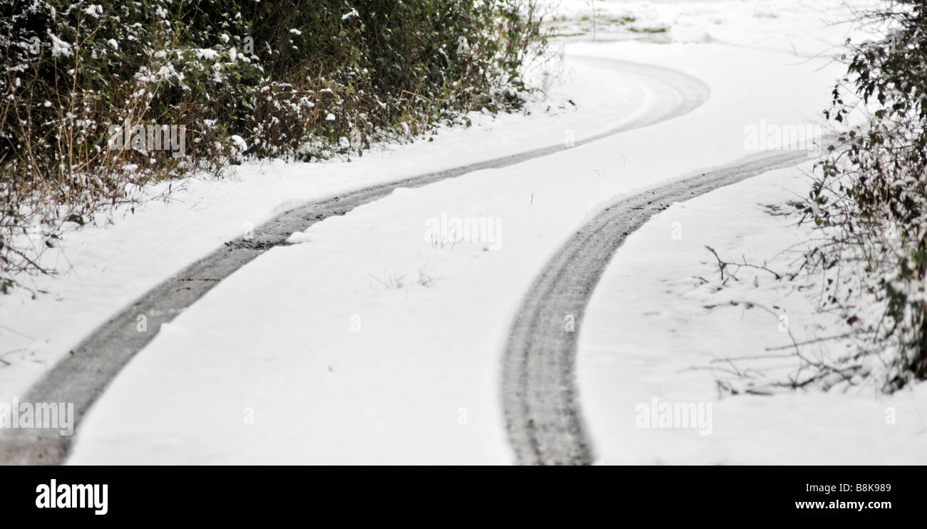 car tracks in the snow Stock Photo - Alamy