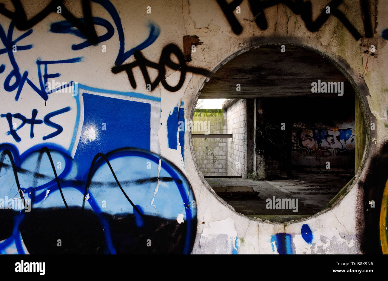 Graffiti on the walls of a derelict building Stock Photo - Alamy