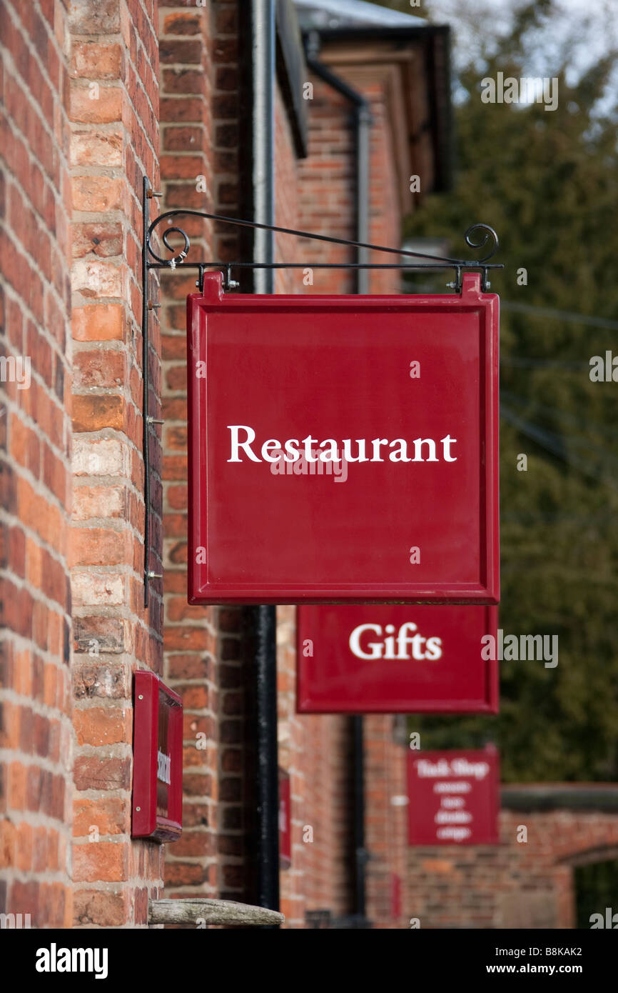 Knutsford sign hi-res stock photography and images - Alamy