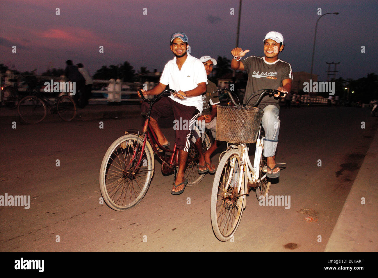 Sri Lanka, a street in Negombo Town, people, lifestyle, photo Kazimierz ...