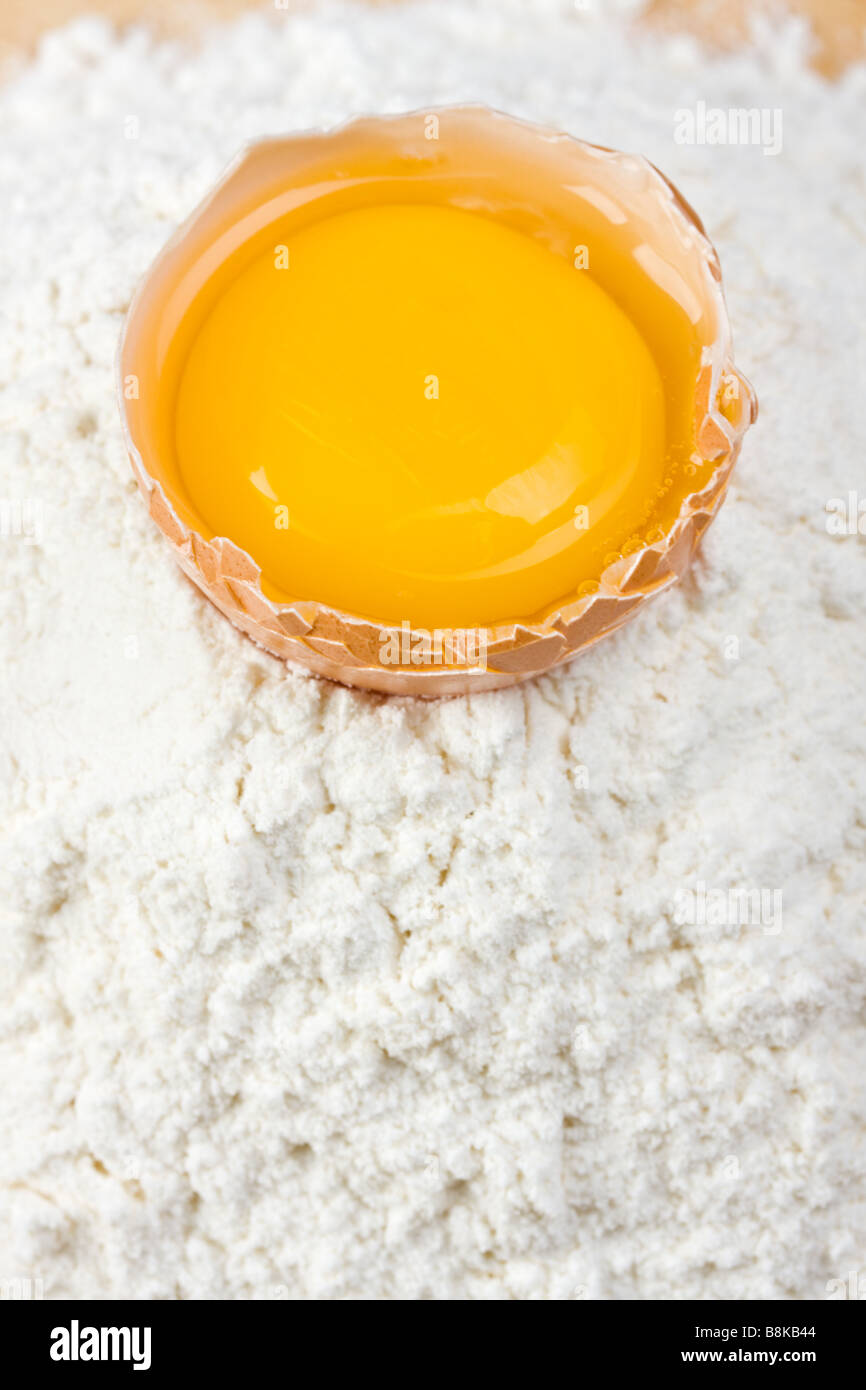 Flour bed hi-res stock photography and images - Alamy