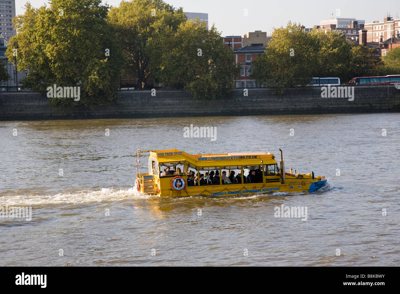 Amphibious vehicle on river thames hi-res stock photography and images ...