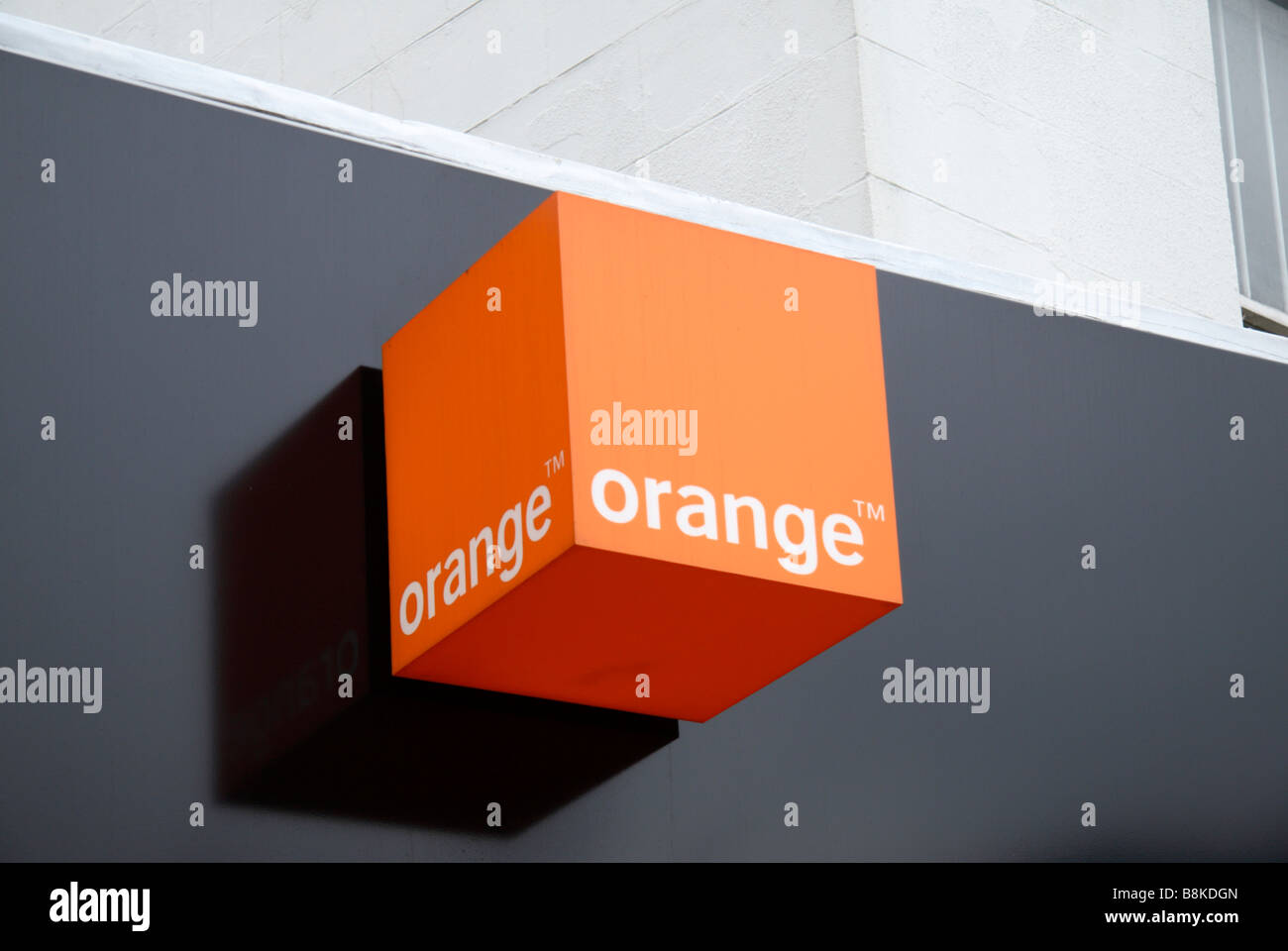 Orange mobile shop logo hi-res stock photography and images - Alamy