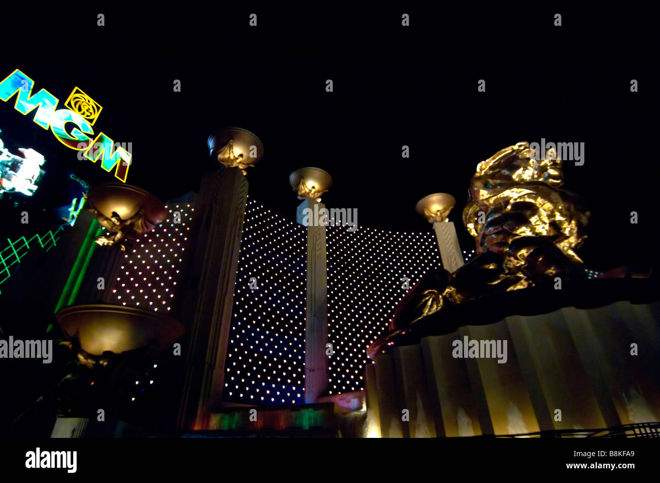 Mgm lion entrance mgm hotel hi-res stock photography and images - Alamy