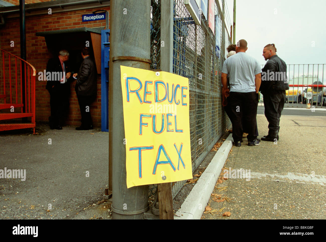 Fawley Oil Refinery Hampshire UK 13 Sept 2000 Lorry drivers picket oil ...