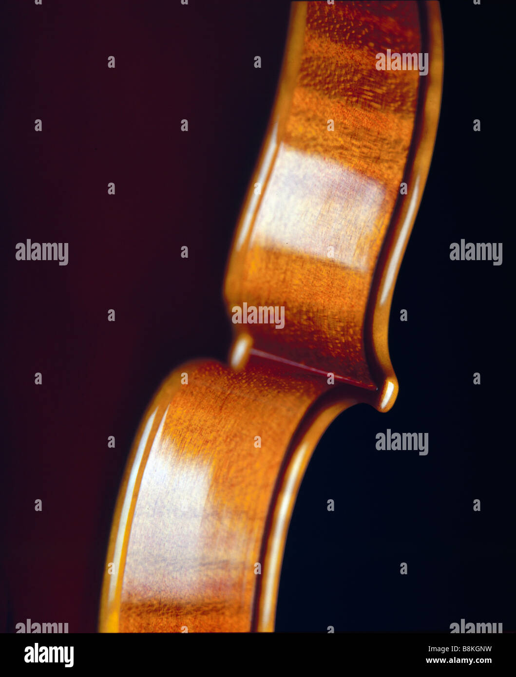 Side profile of classic wooden violin Stock Photo - Alamy