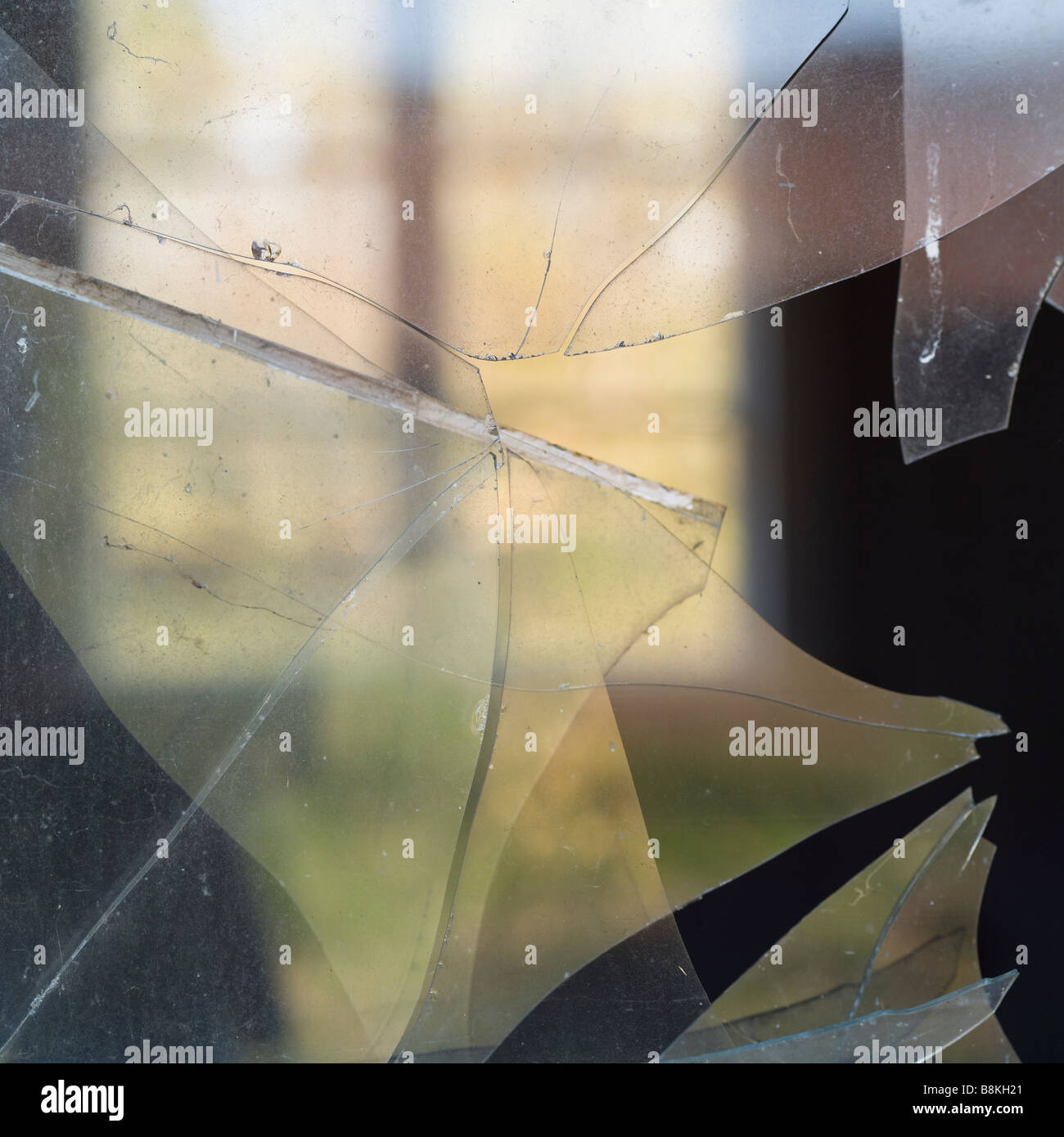 Broken window glass house hi-res stock photography and images - Alamy