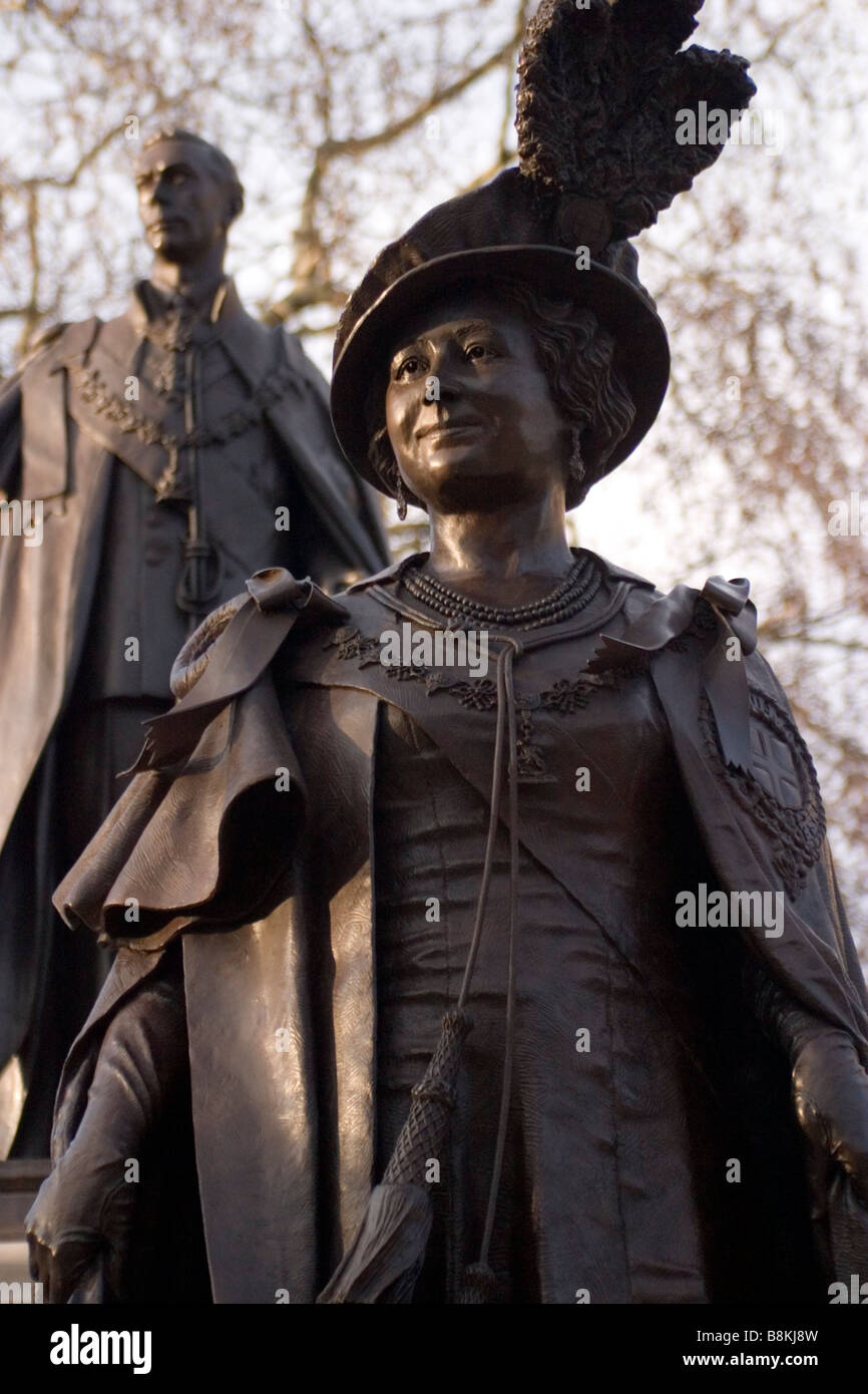 Queen elizabeth queen mother hi-res stock photography and images - Alamy