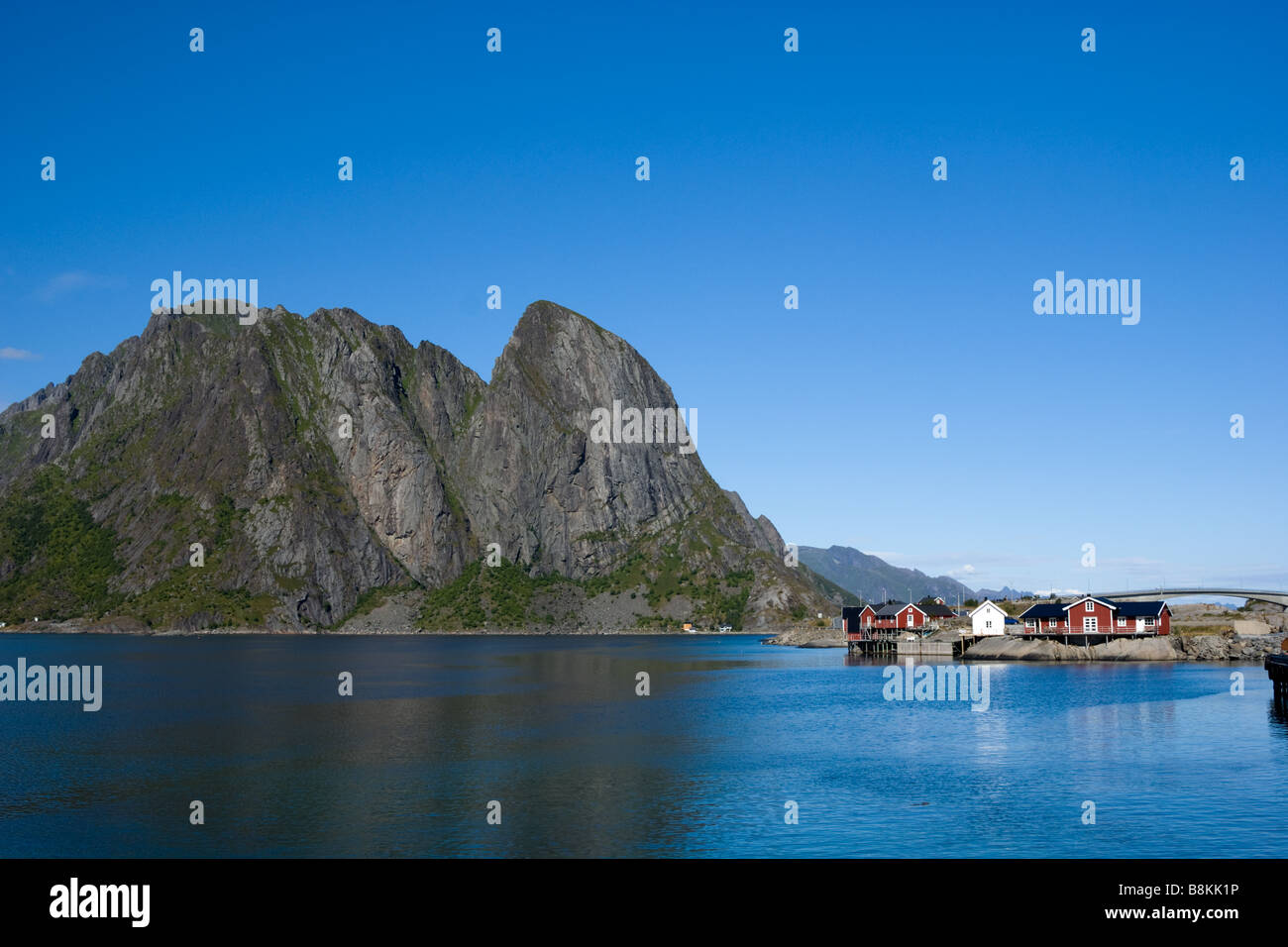 Rorbuer houses hi-res stock photography and images - Alamy