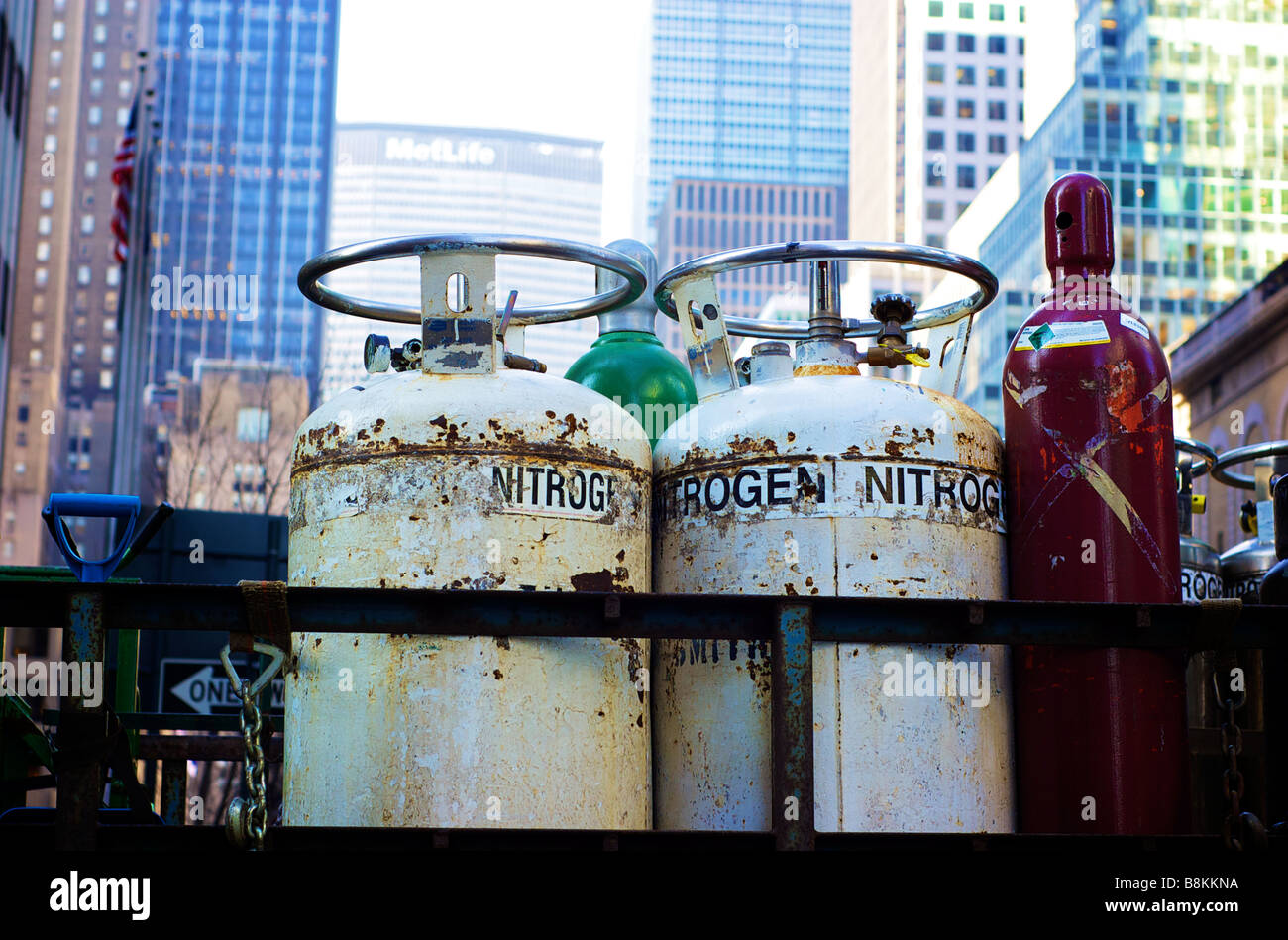Nitrogen gas container hi-res stock photography and images - Alamy