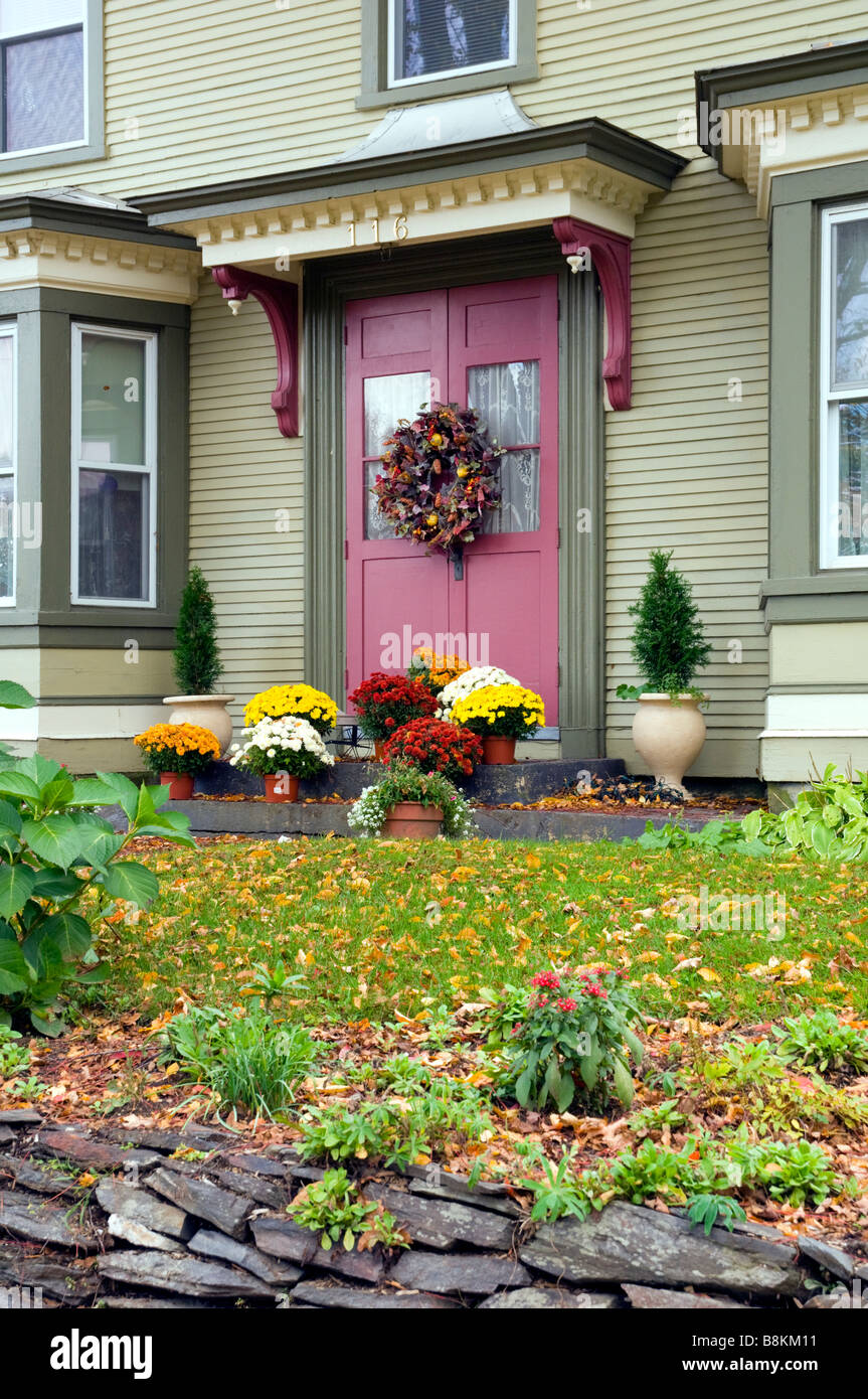 Village home in rural Vermont north of Stowe with fall foliage decor ...