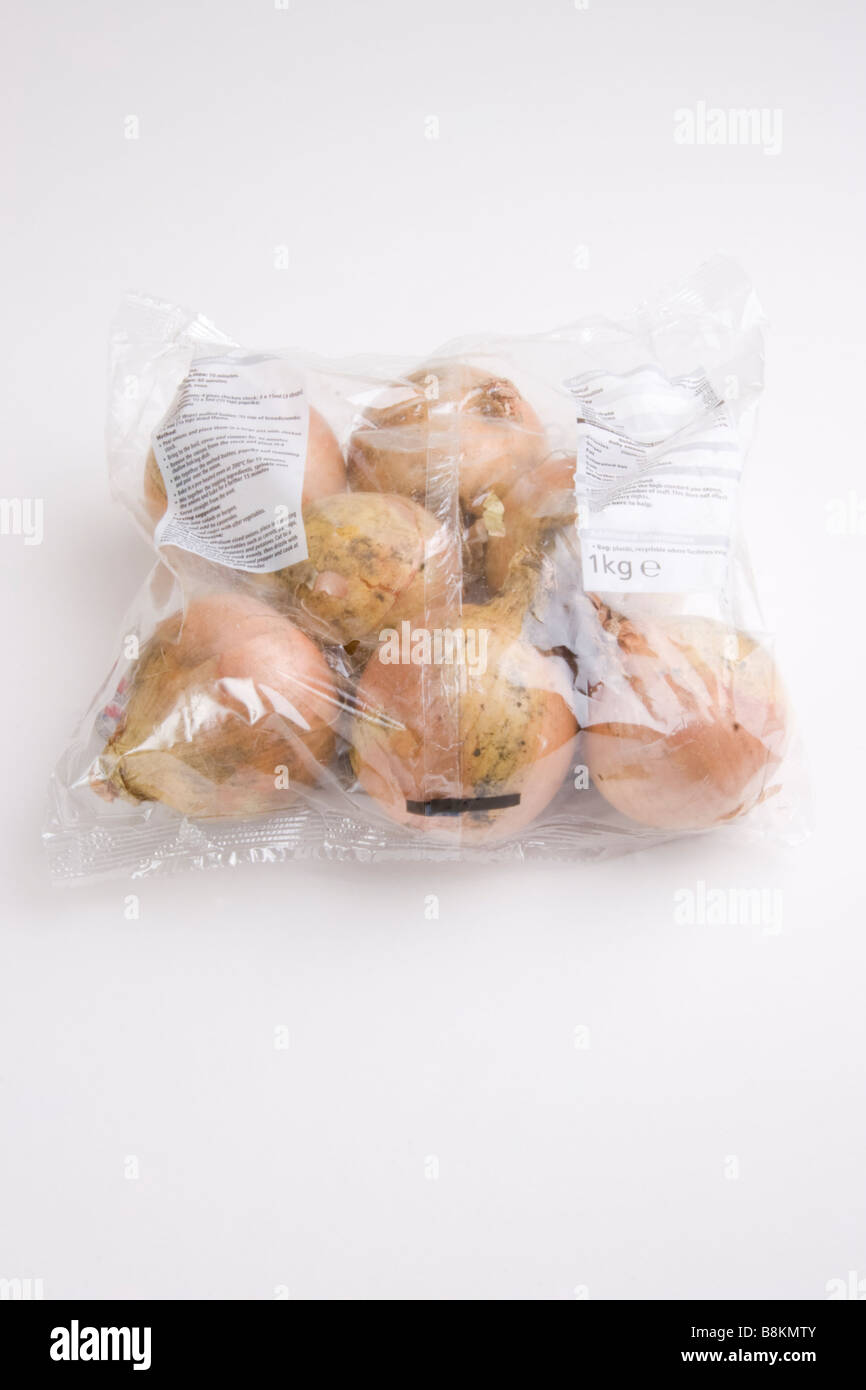 Onions sealed in plastic packaging Stock Photo - Alamy