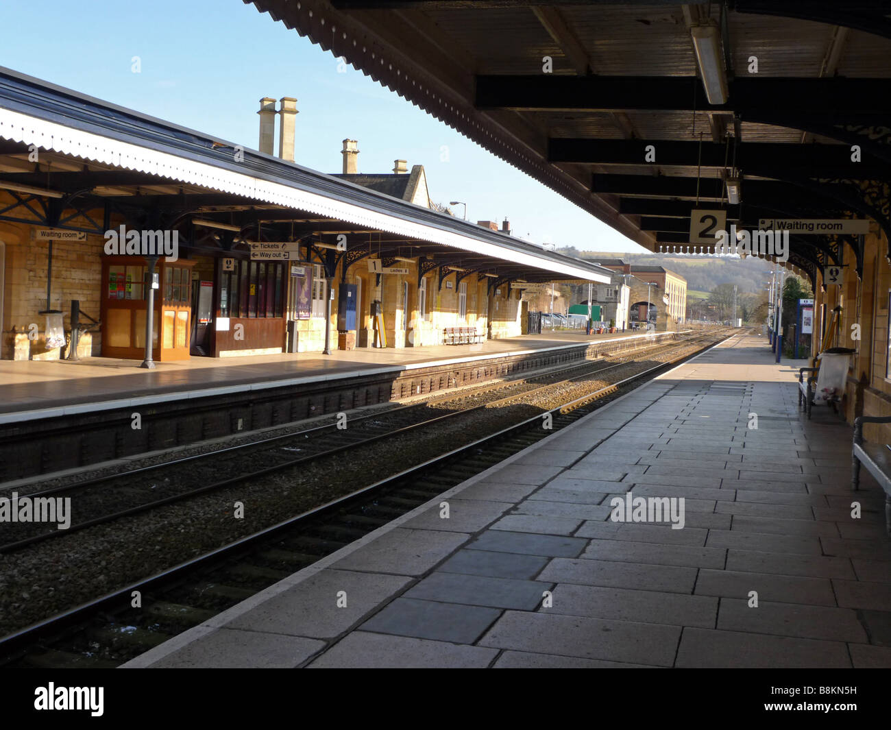 Platform at Stroud Station Stock Photo - Alamy