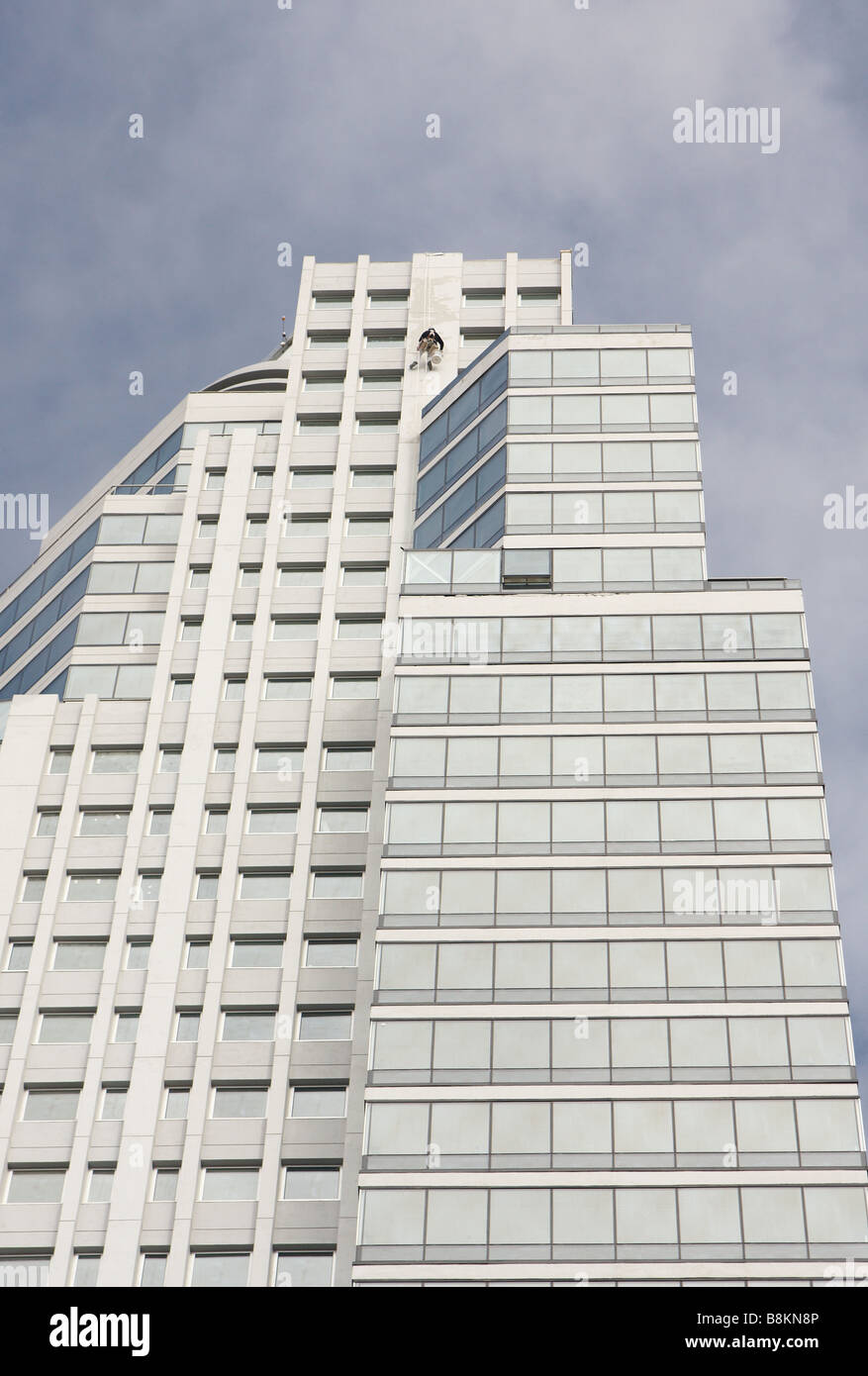 Sky scraper construction worker hi-res stock photography and images - Alamy