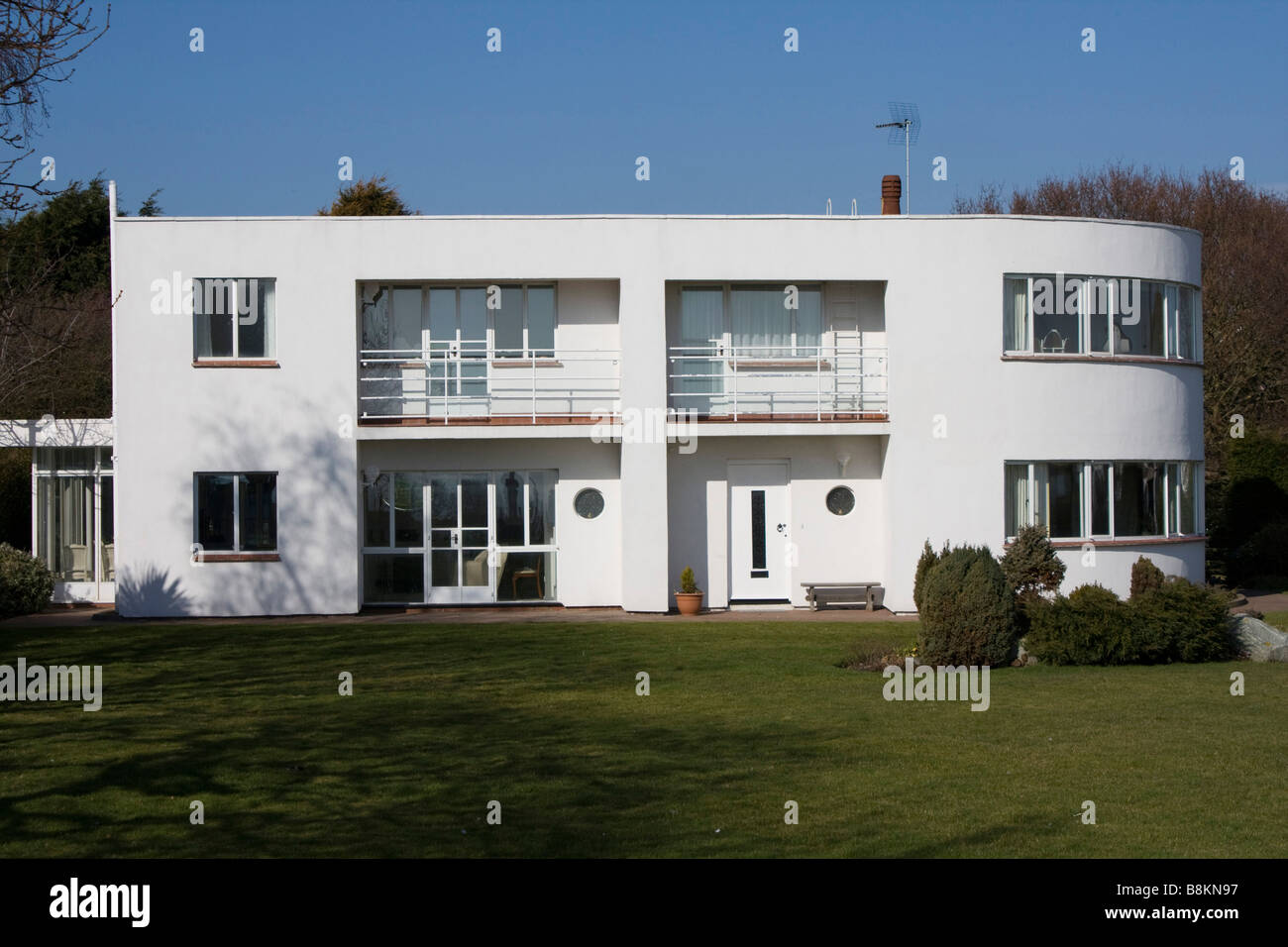 Art deco house frinton on sea essex hi-res stock photography and images ...