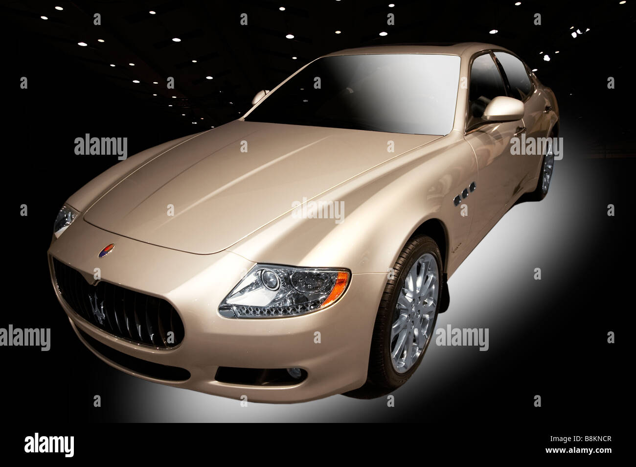silver Maserati Quattroporte Stock Photo - Alamy