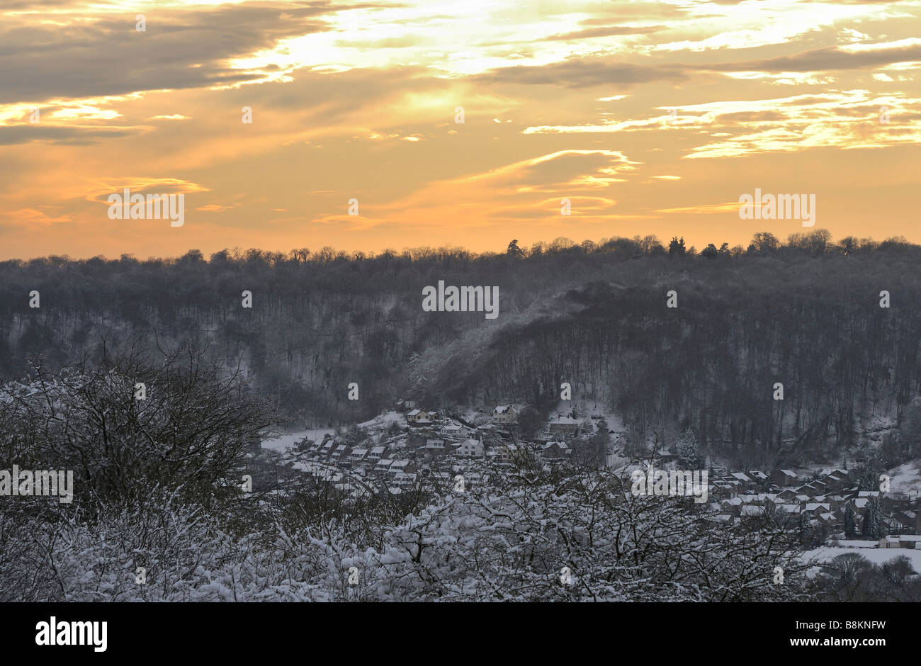 Snowy sunset on Stinchcombe Hill Dursley Stock Photo - Alamy