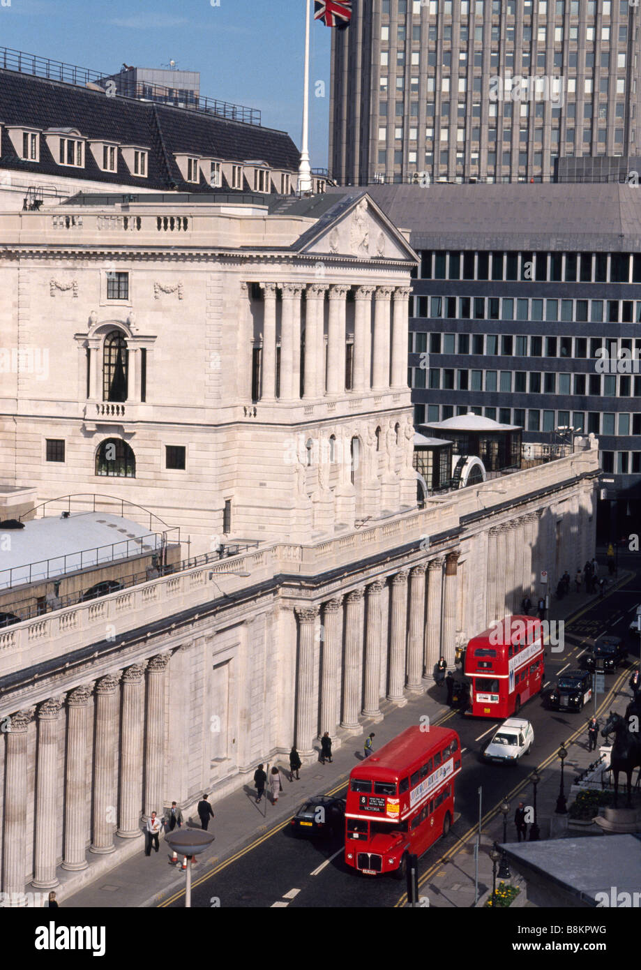 Bank of England The front exterior of the Bank of England London Stock ...