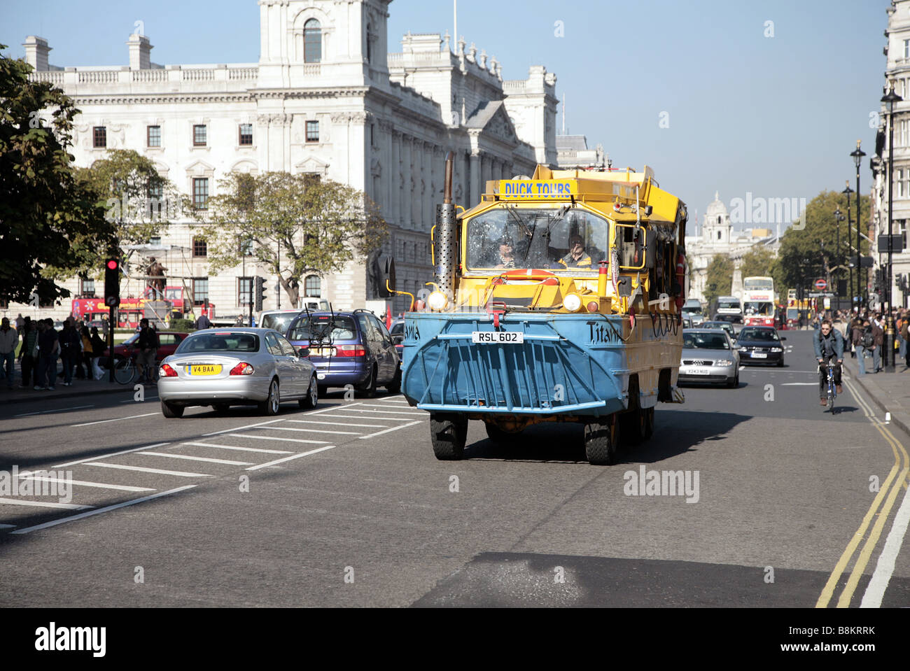 Yellow london duck bus hi-res stock photography and images - Alamy