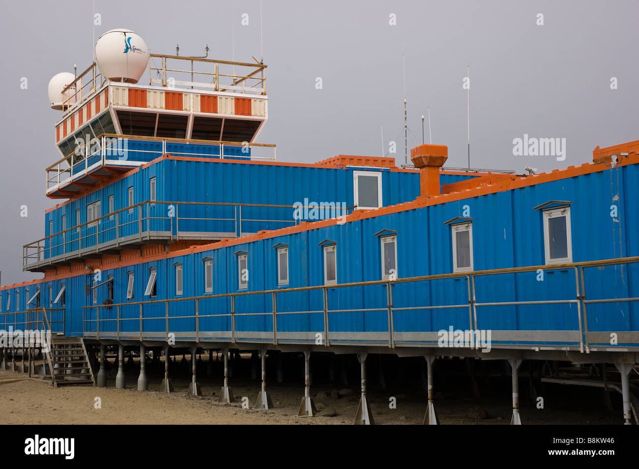 Research and dormitory buildings, Mario Zucchelli Station, Terra Nova ...