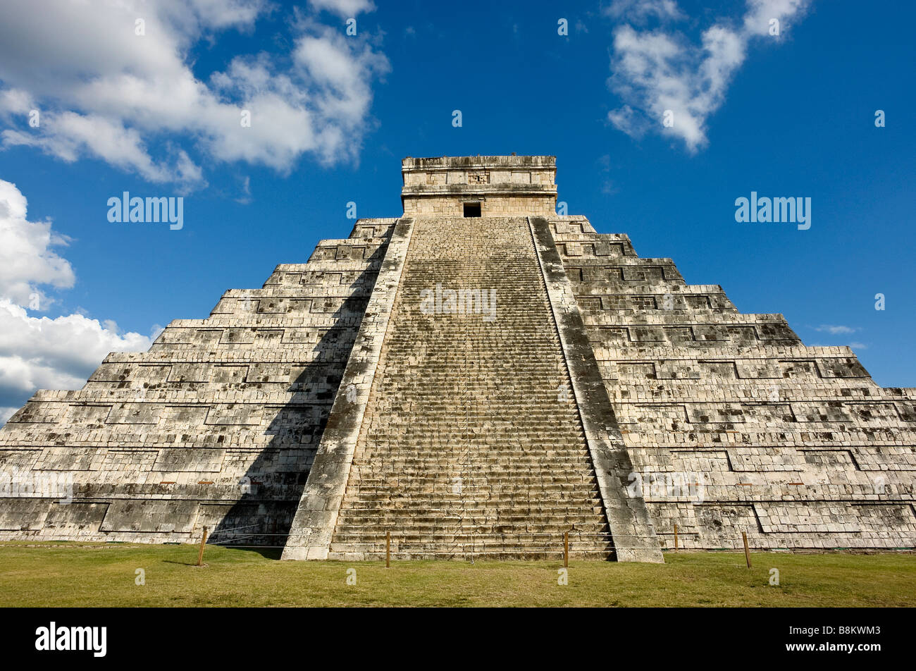 The Pyramid at Chichen Itza Stock Photo - Alamy