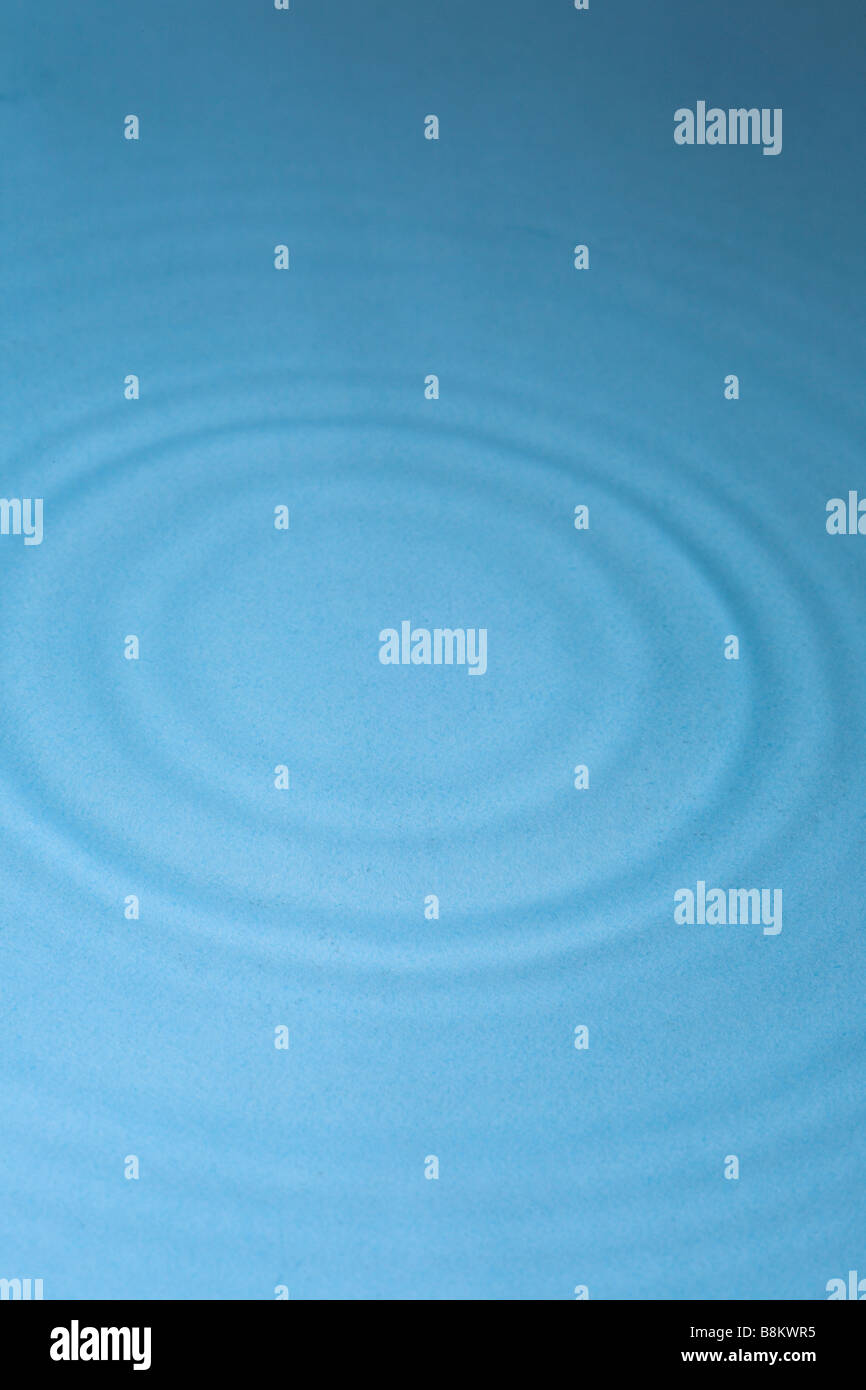 Circular water ripples hi-res stock photography and images - Alamy