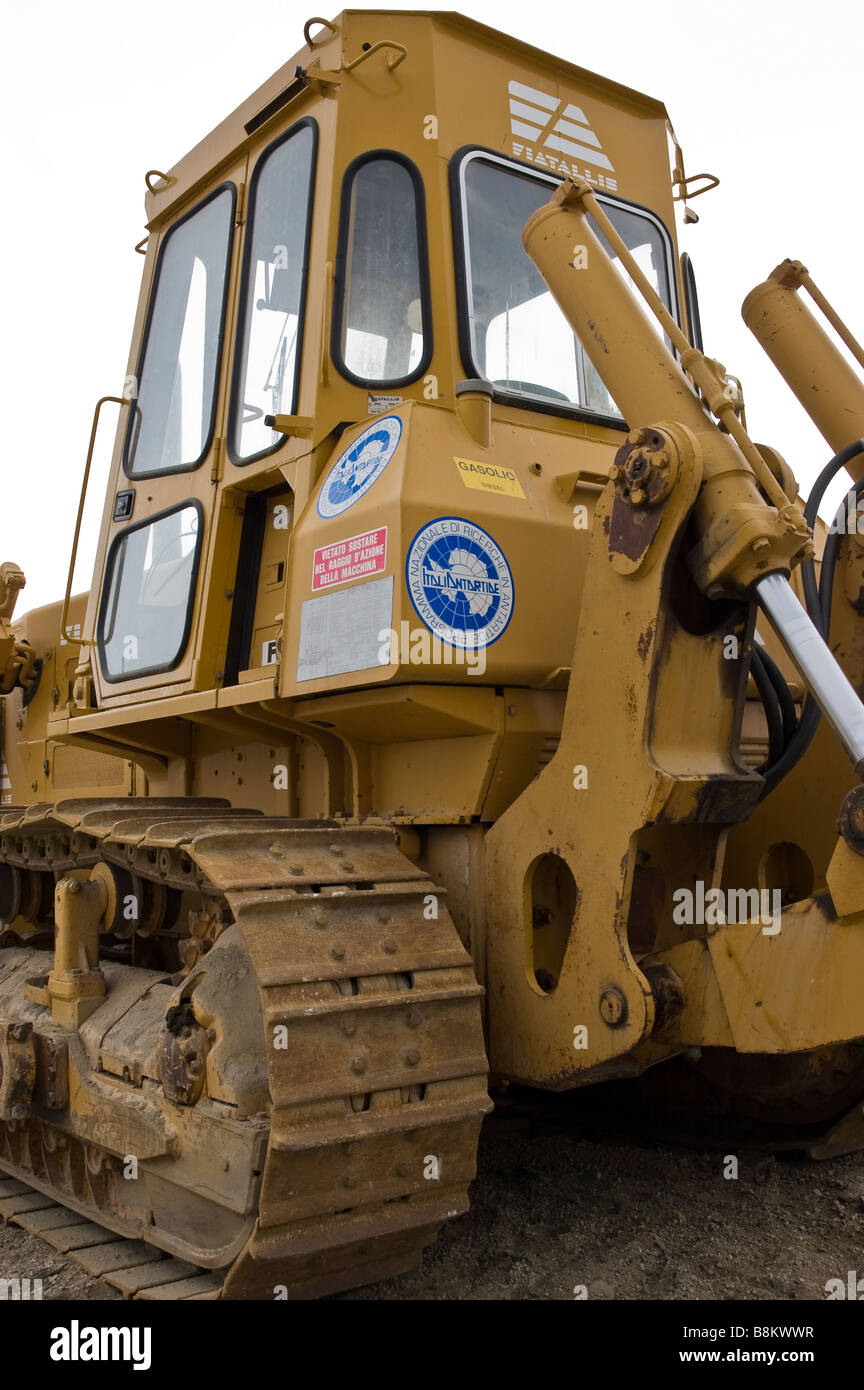 Bulldozer, Mario Zucchelli Station, Terra Nova Bay, Ross Sea ...