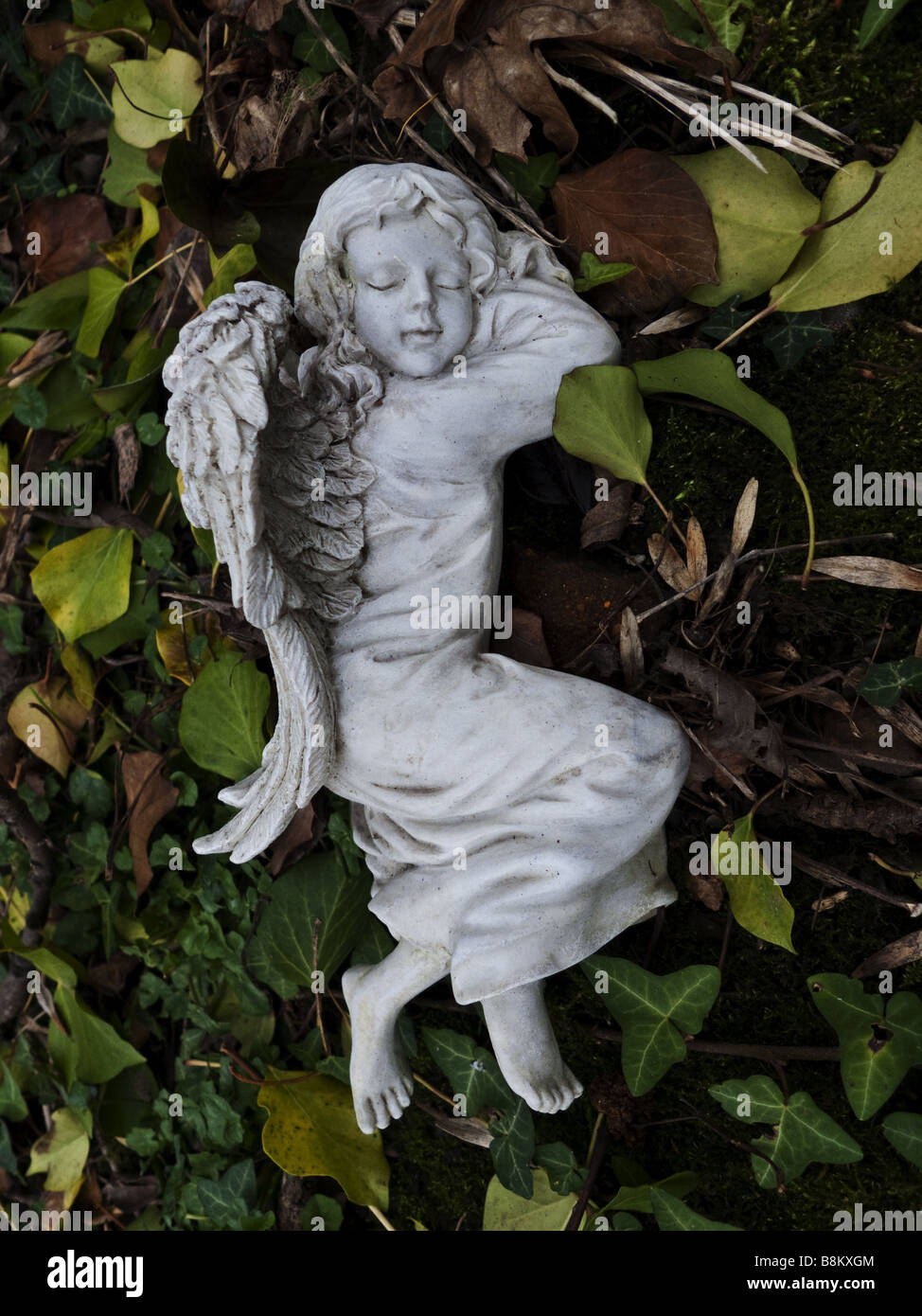 Angel sleeping child hi-res stock photography and images - Alamy