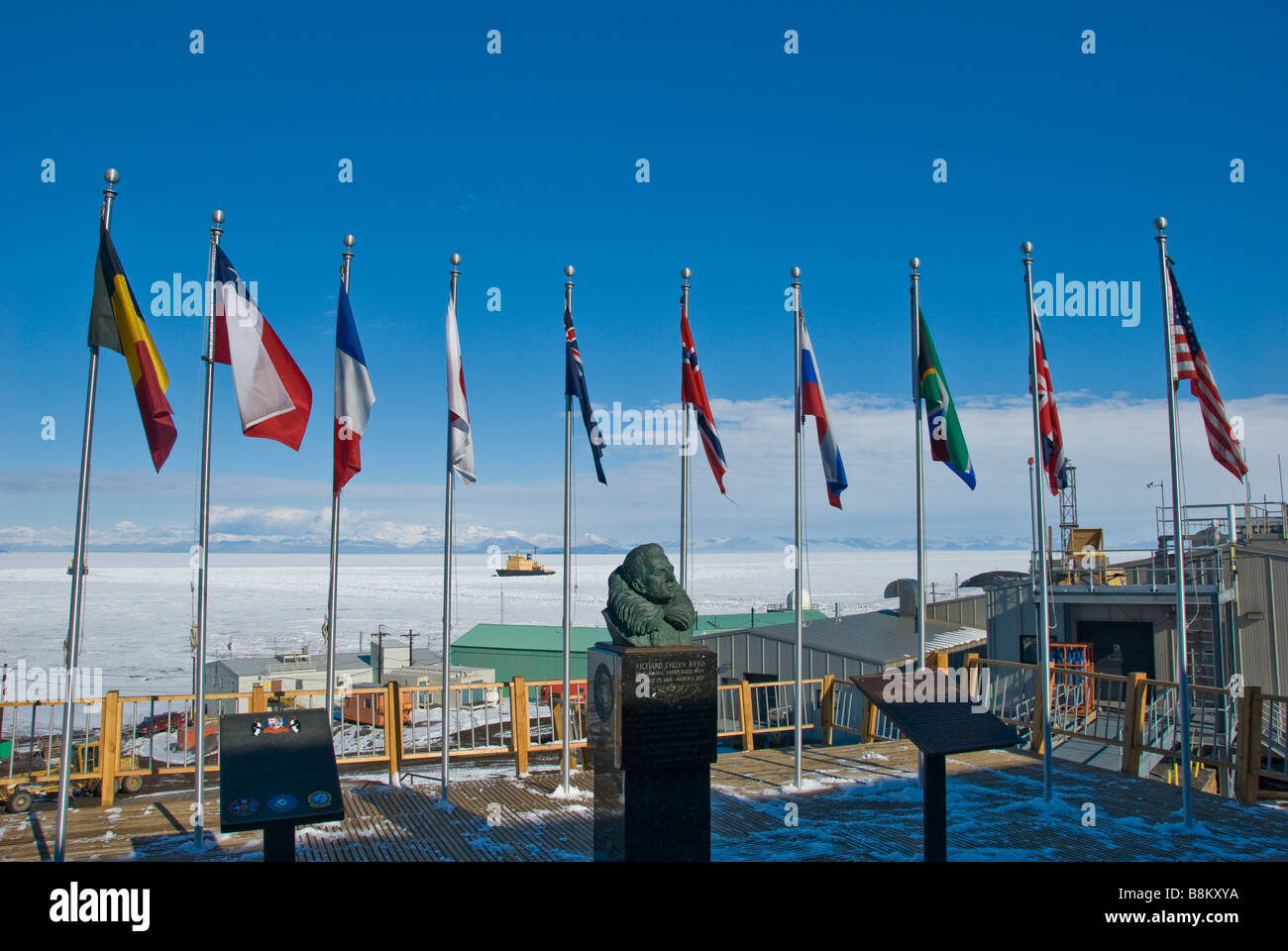 Flags of antarctica hi-res stock photography and images - Alamy