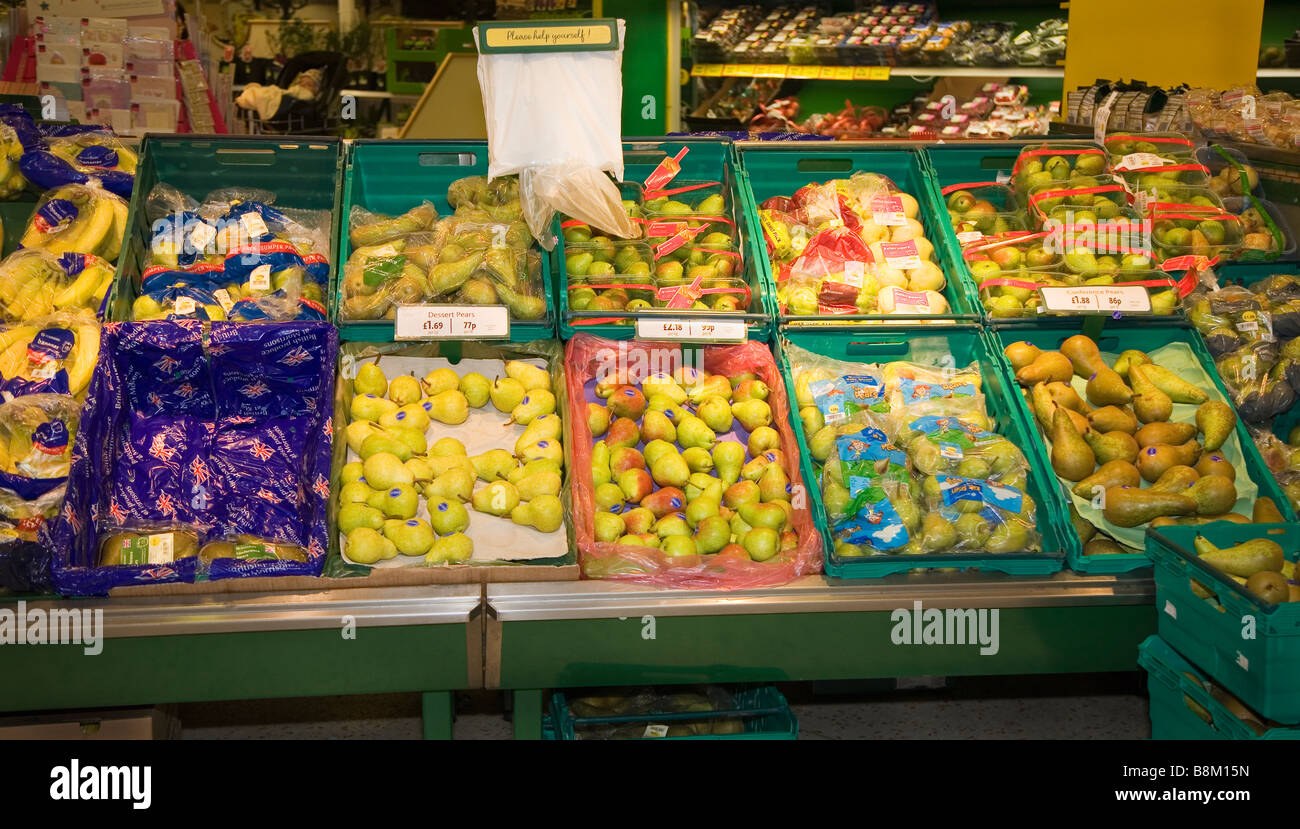 Supermarket Fruit Display Stock Photo - Alamy