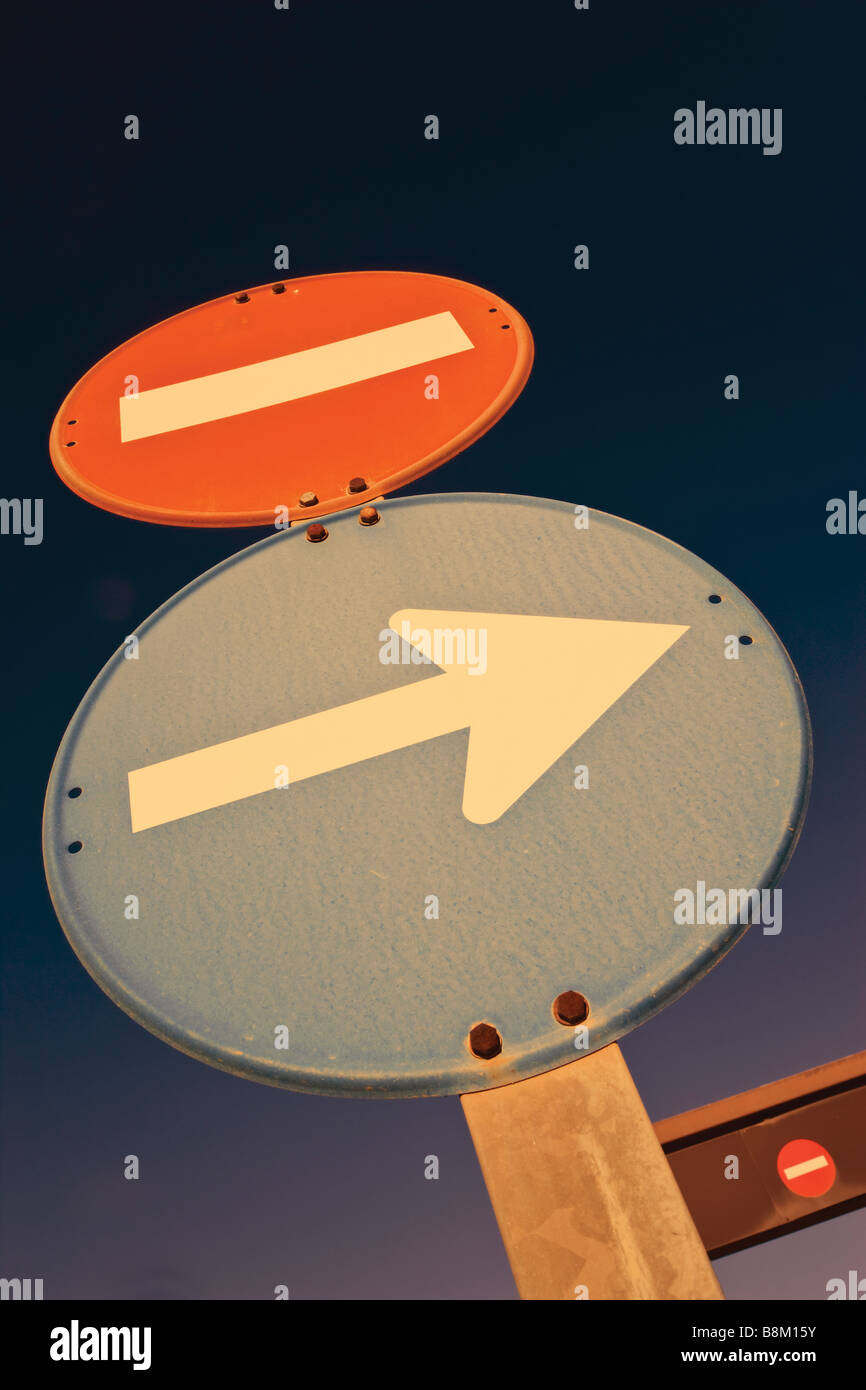 No entry not enter signs hi-res stock photography and images - Alamy