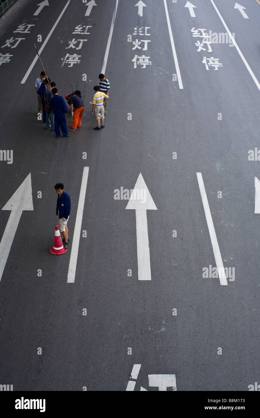 Road sign signs symbols markings hi-res stock photography and images ...