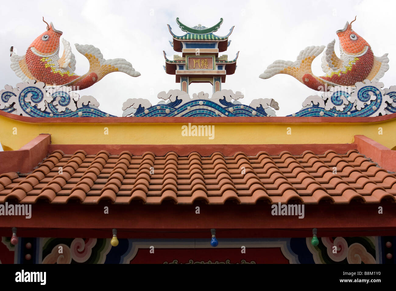 Roof of a temple at penang malaysia Stock Photo - Alamy