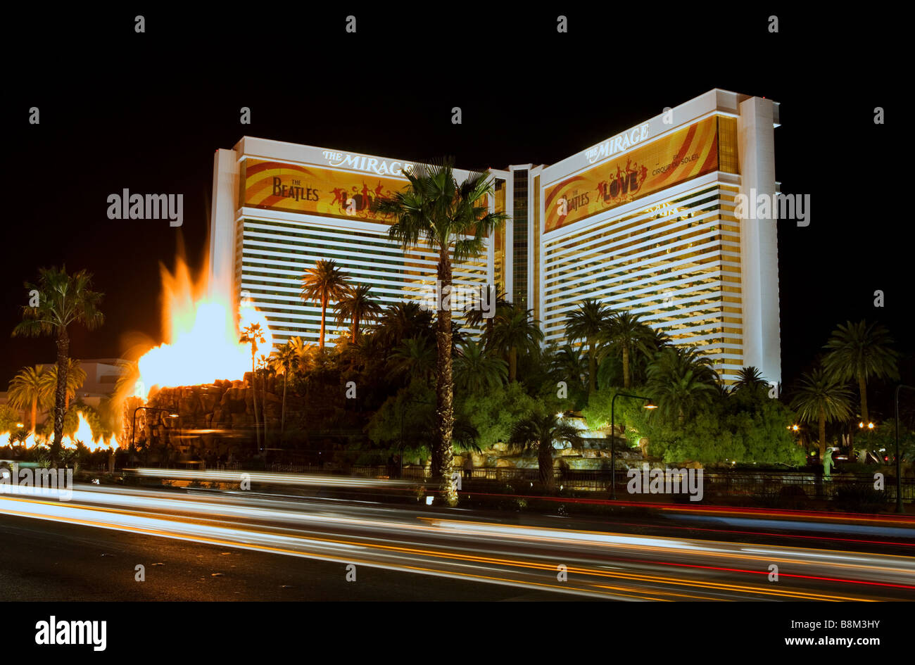 Volcano Erupting at the Mirage Hotel on the las Vegas strip, Nevada ...