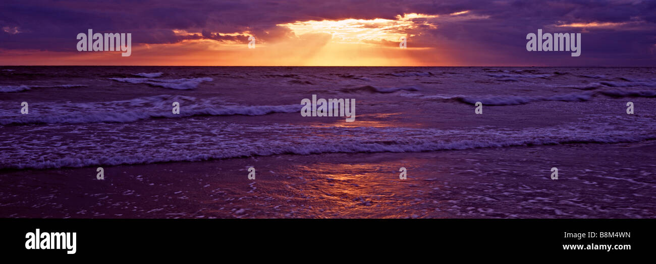 Yellow golden colour beaches hi-res stock photography and images - Alamy