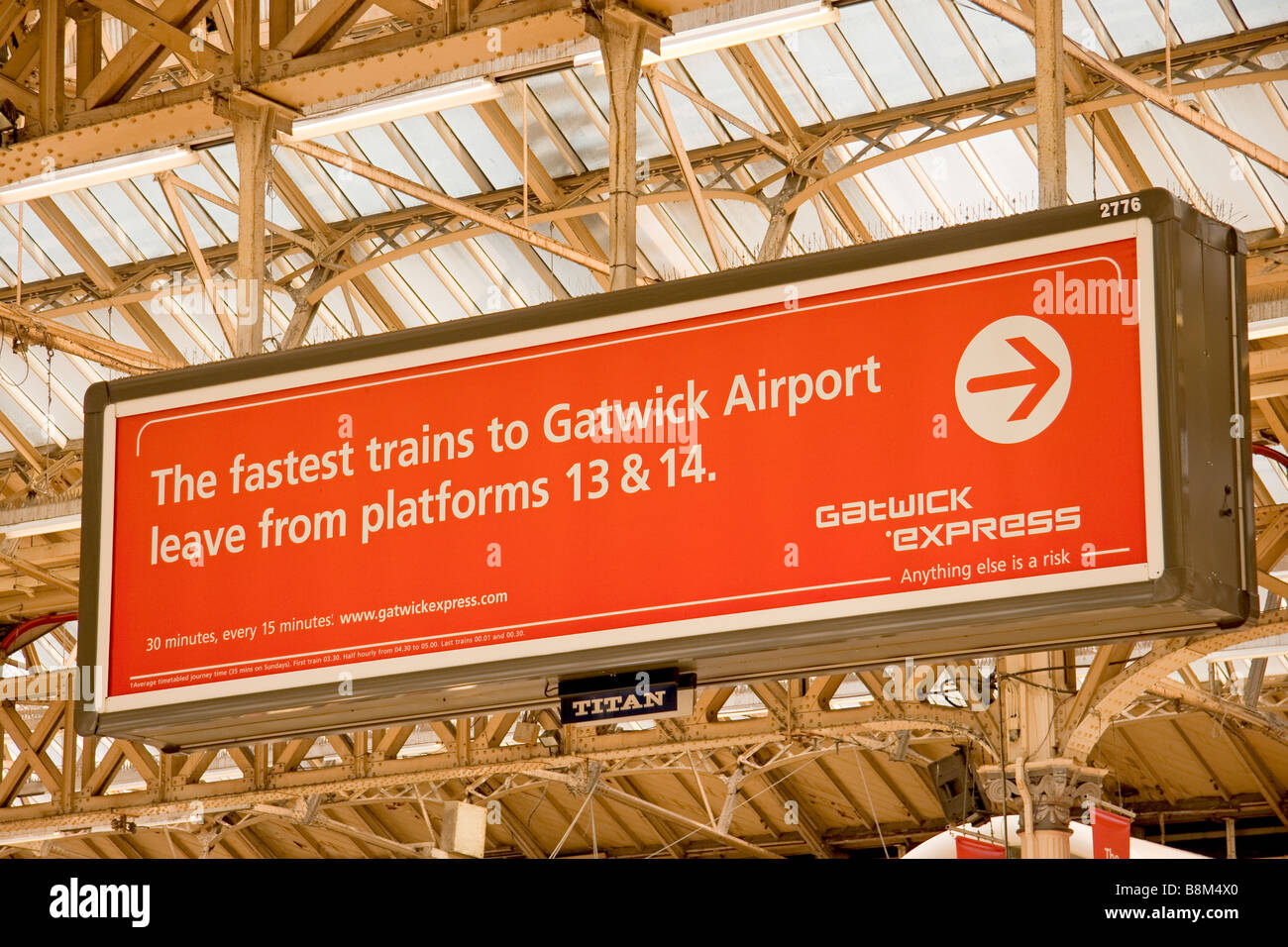 London victoria station poster hi-res stock photography and images - Alamy