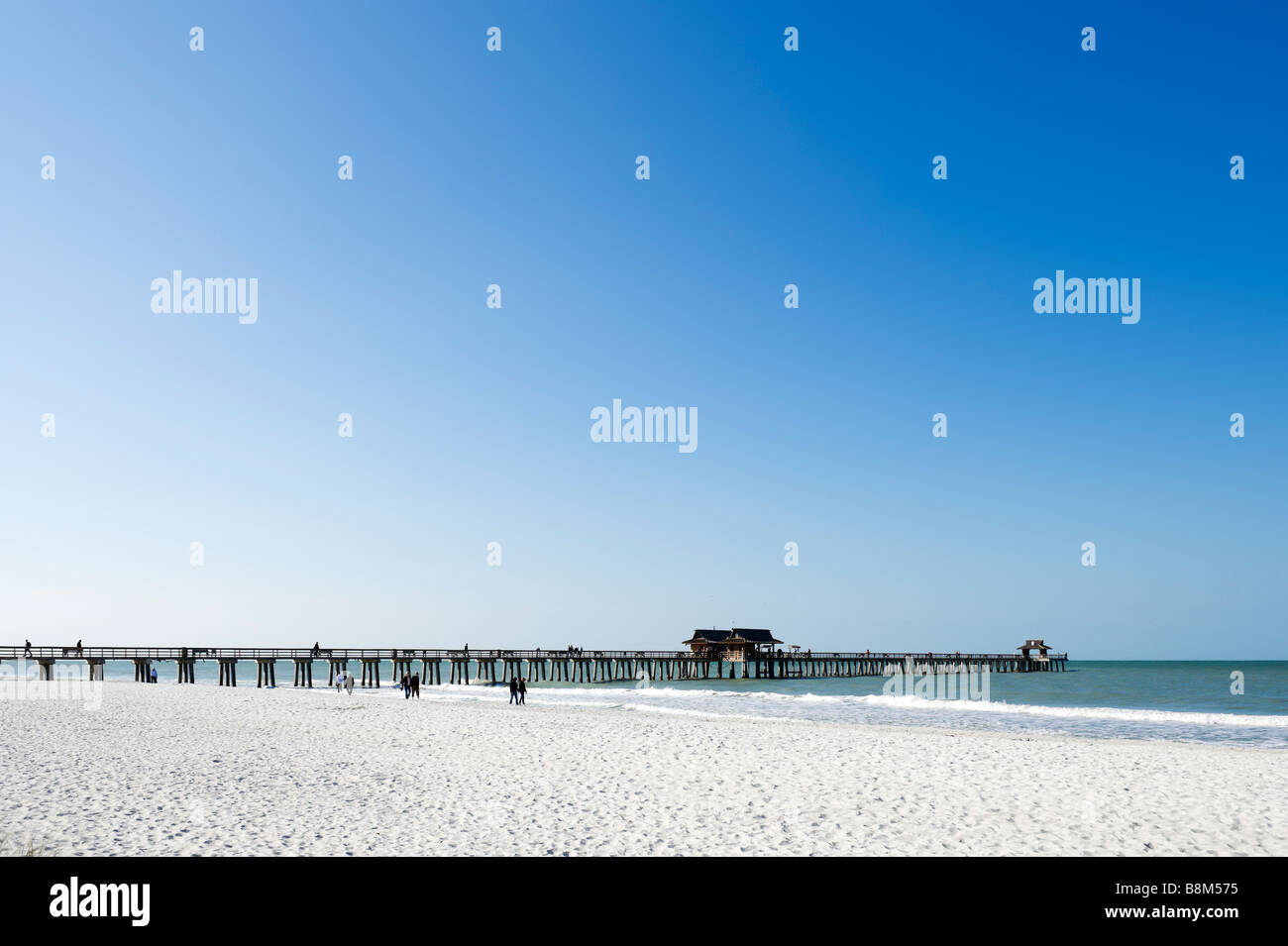 Pier at Naples Beach, Gulf Coast, Florida, USA Stock Photo - Alamy