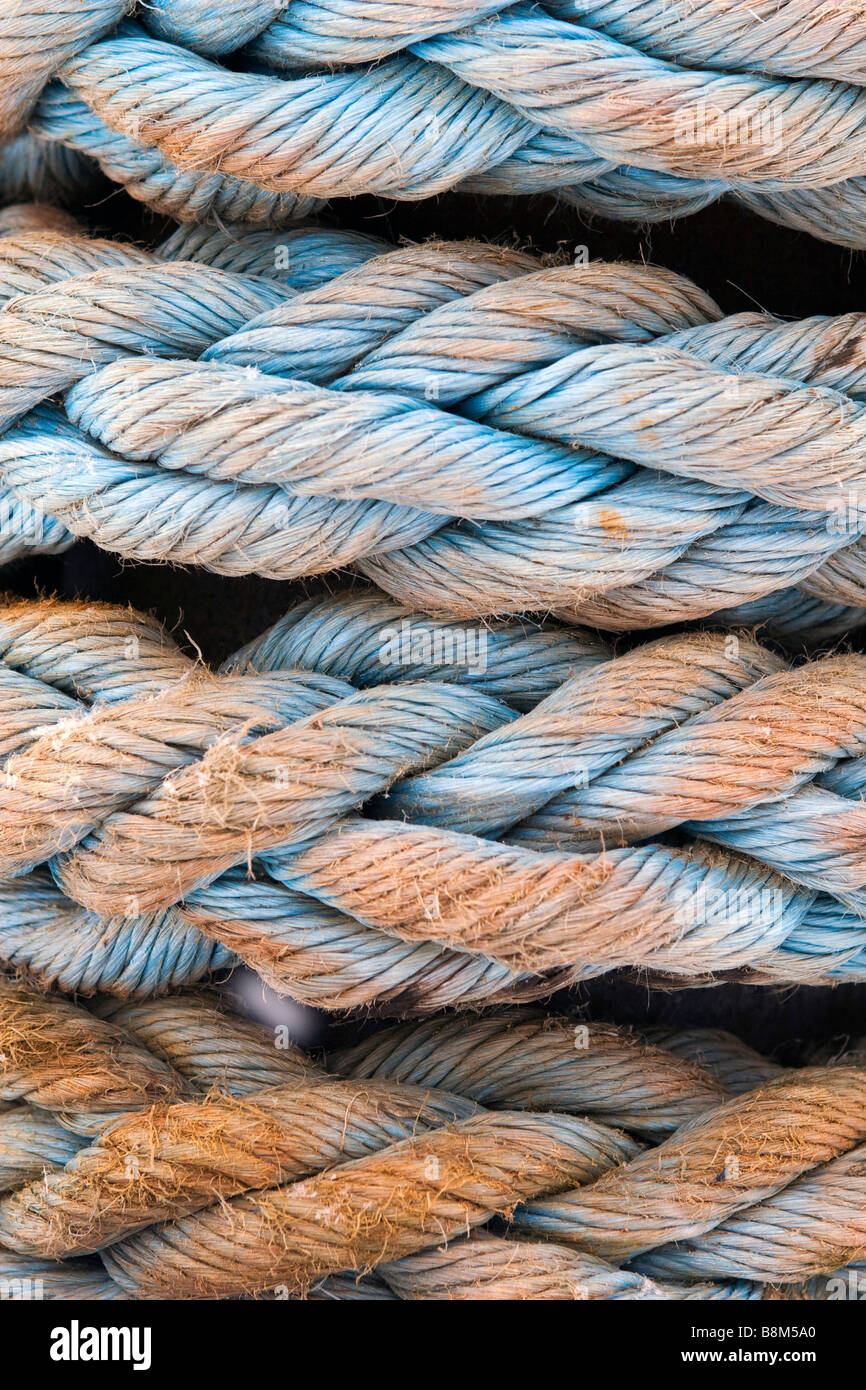Towing cables hi-res stock photography and images - Alamy