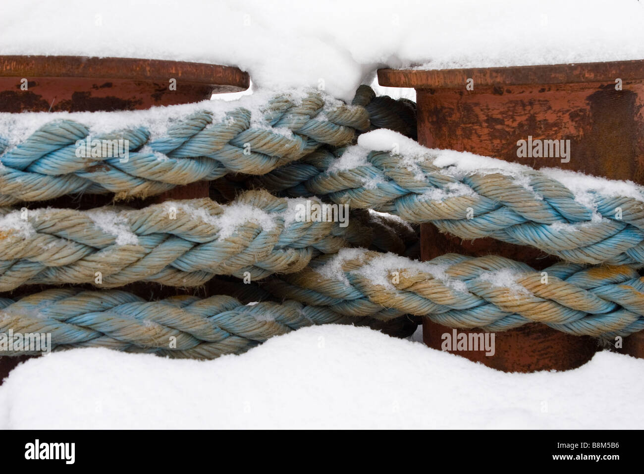 Towing cables hi-res stock photography and images - Alamy