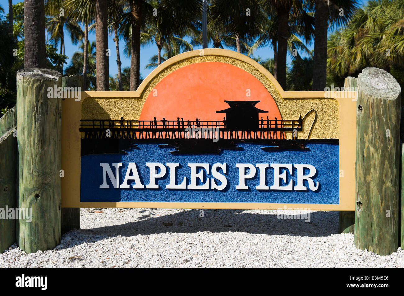 Sign for Naples Pier at Naples Beach, Gulf Coast, Florida, USA Stock ...