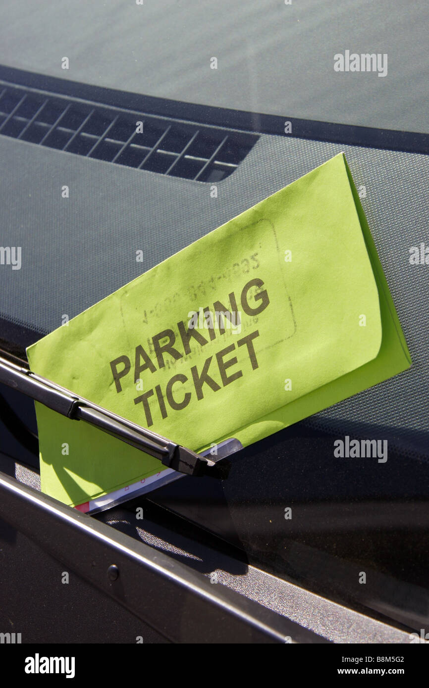 Parking ticket on windscreen hi-res stock photography and images - Alamy