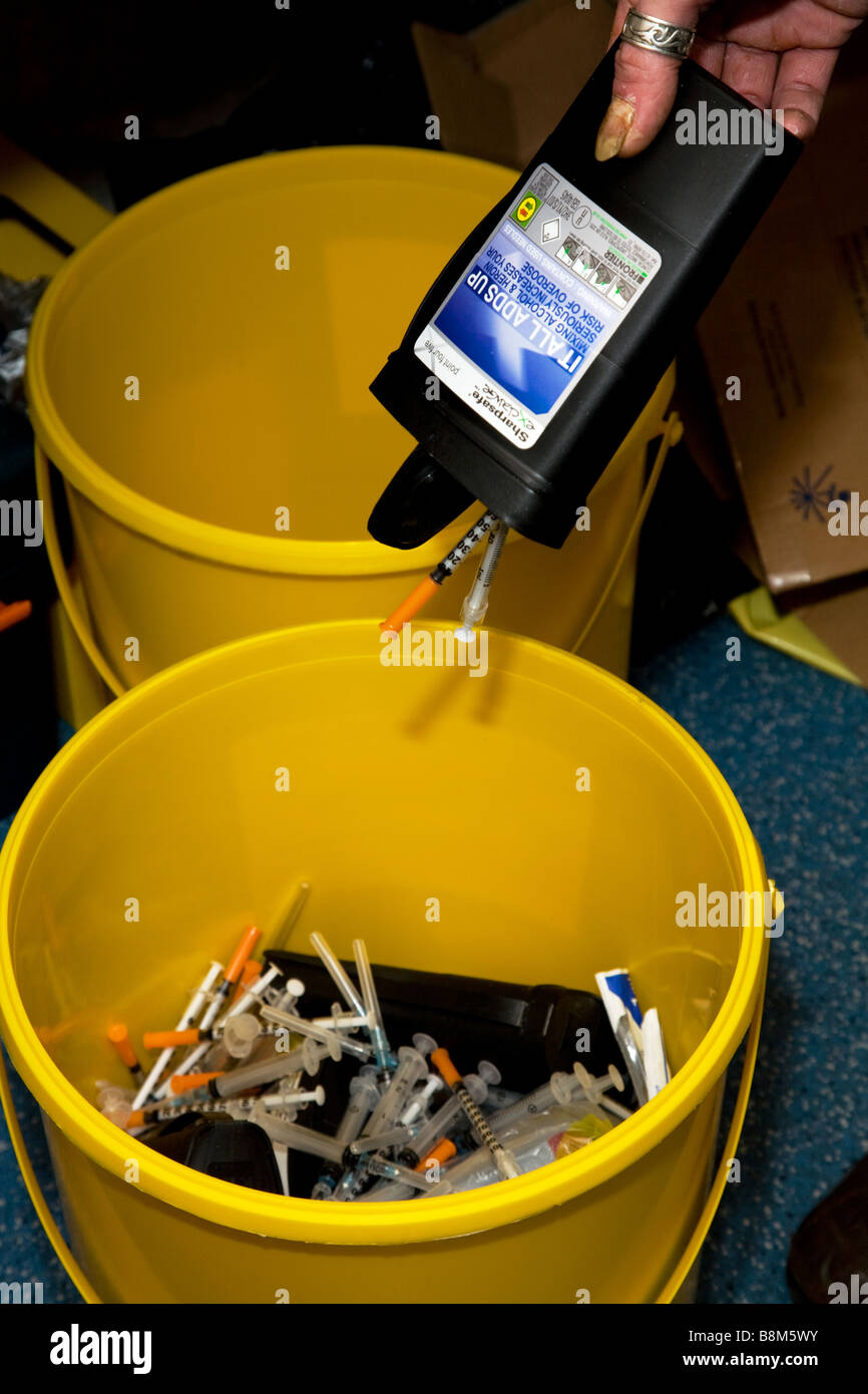 Needle bin hi-res stock photography and images - Alamy