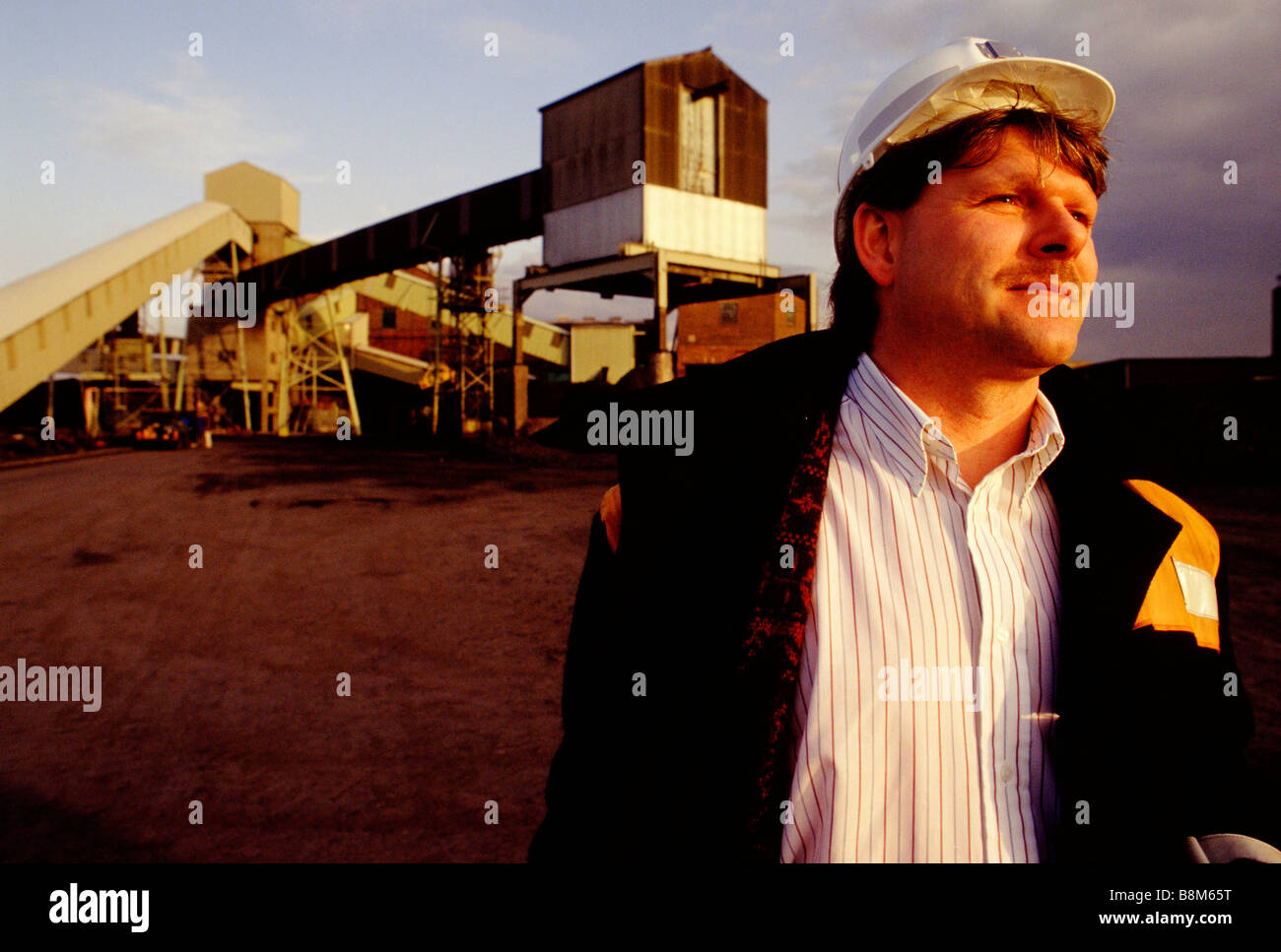 Coal miners england pit head hi-res stock photography and images - Alamy