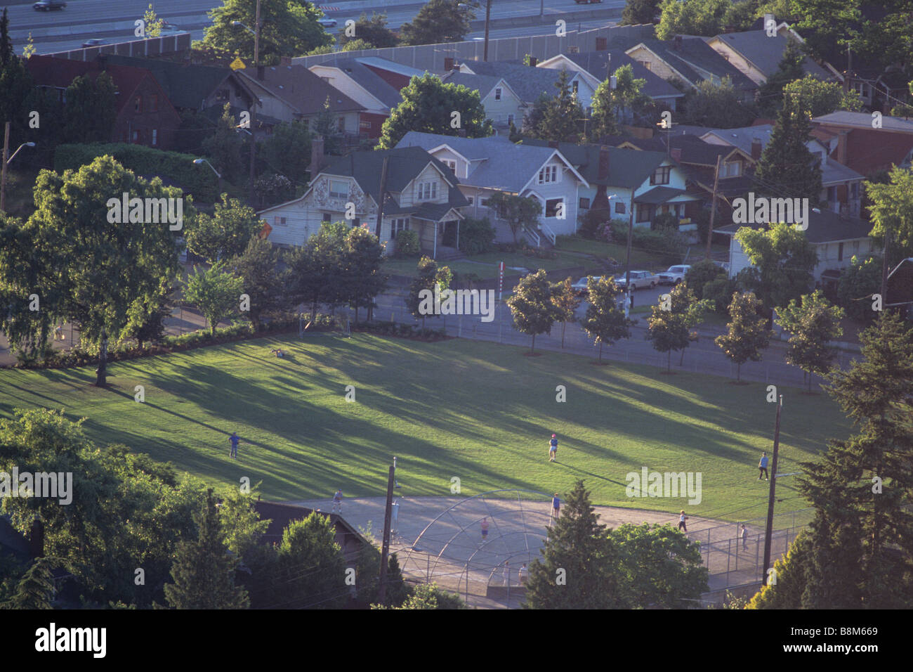 Neighborhood families hi-res stock photography and images - Alamy