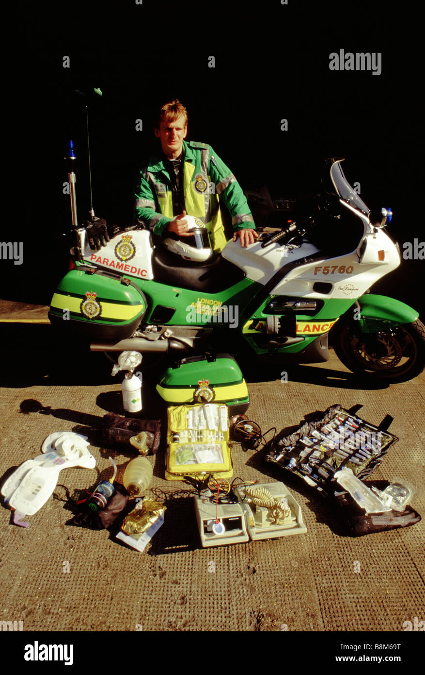 Nhs motorcycle ambulance service hi-res stock photography and images ...
