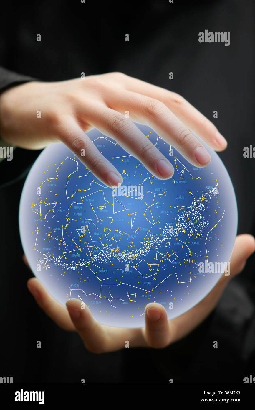 Crystal ball in hand hi-res stock photography and images - Alamy