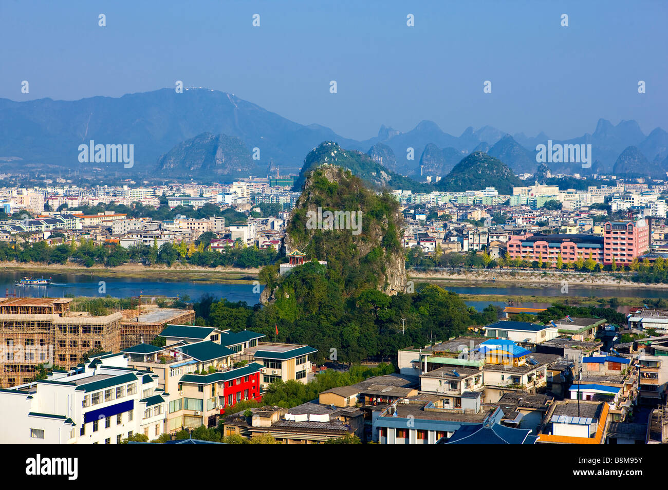 Solitary beauty peak guilin china hi-res stock photography and images ...